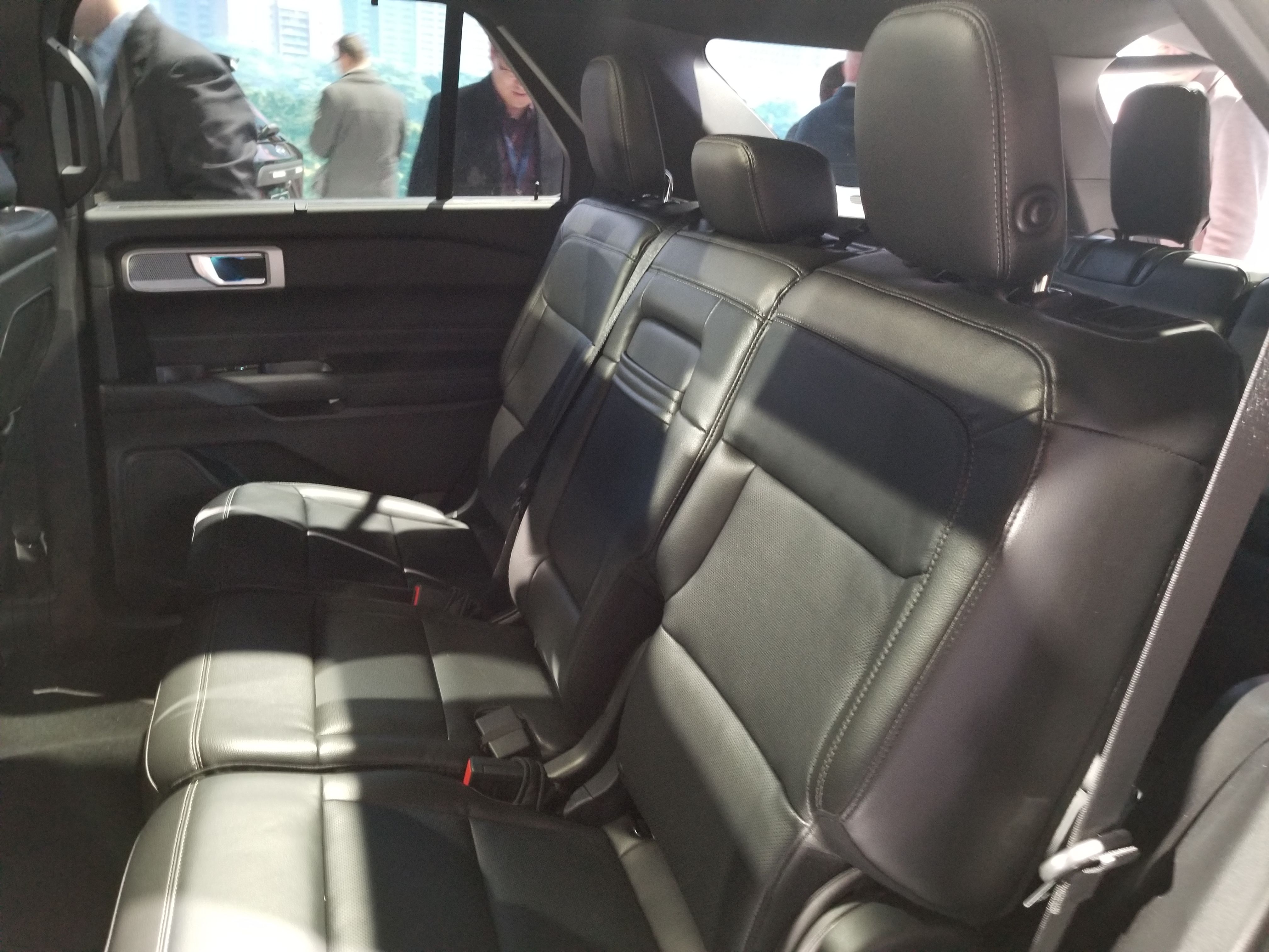 The 2020 Ford Explorer Hybrid Features a Weird Drivetrain Layout