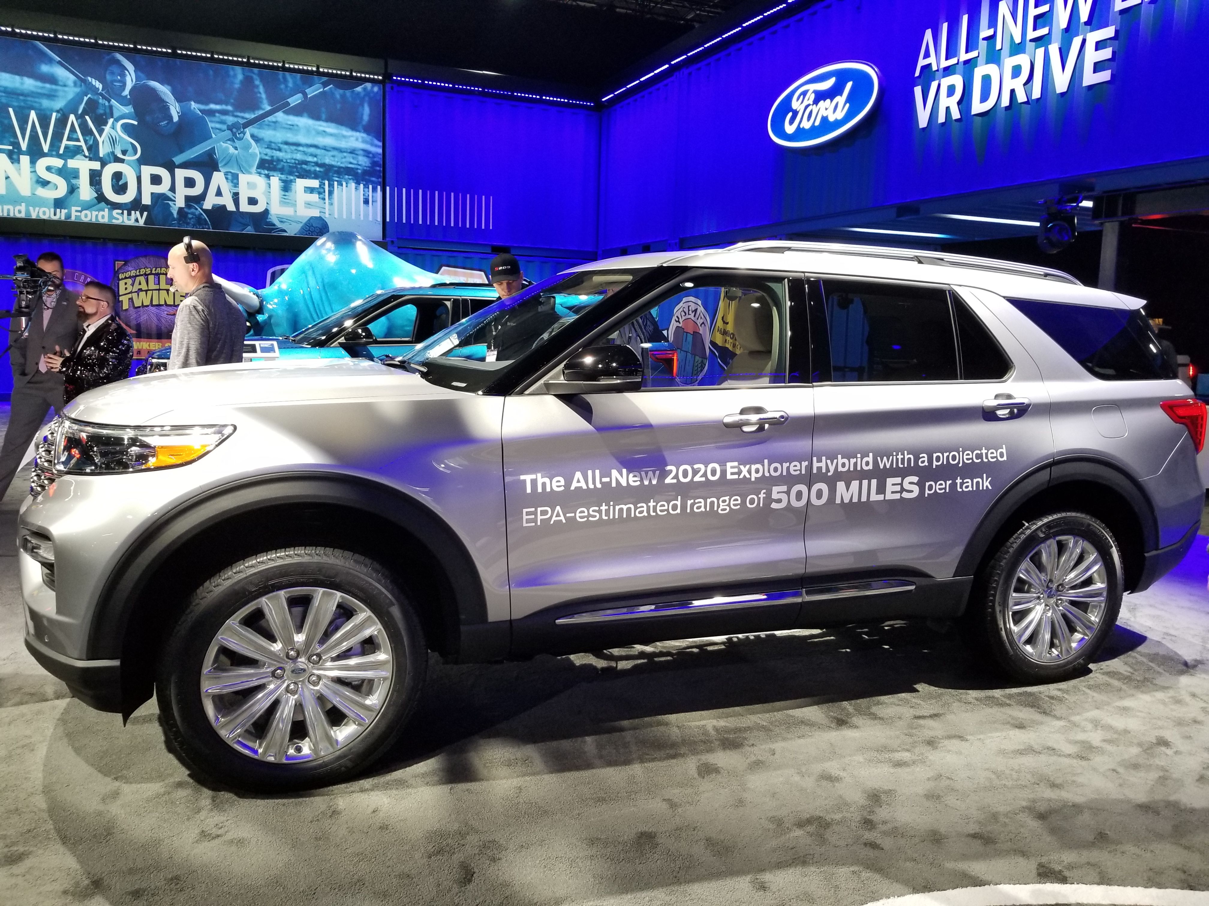 The 2020 Ford Explorer Hybrid Features a Weird Drivetrain Layout