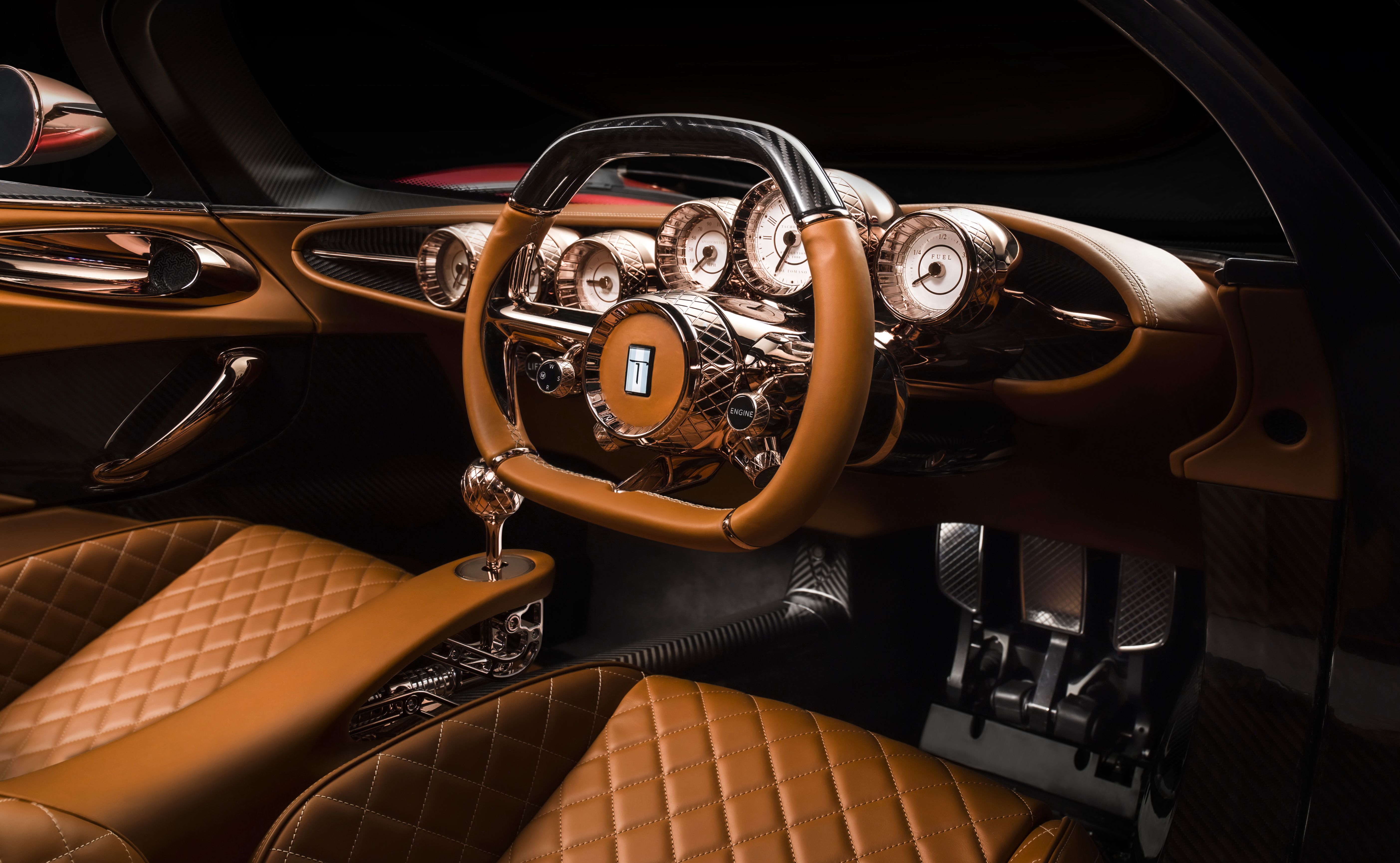 2020 De Tomaso P72 versus 2005 SCG P4/5