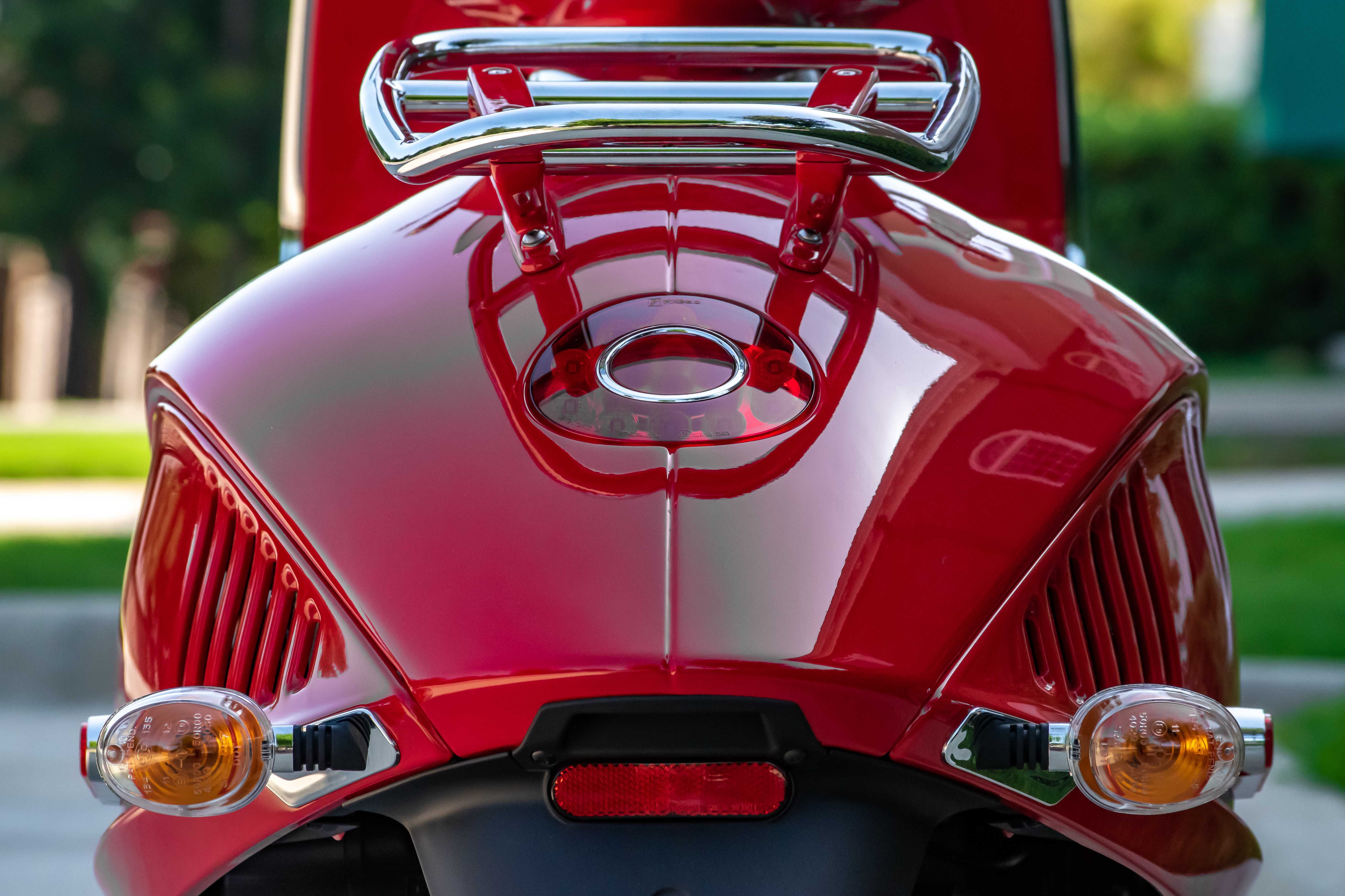 2019 Vespa 946(RED)
