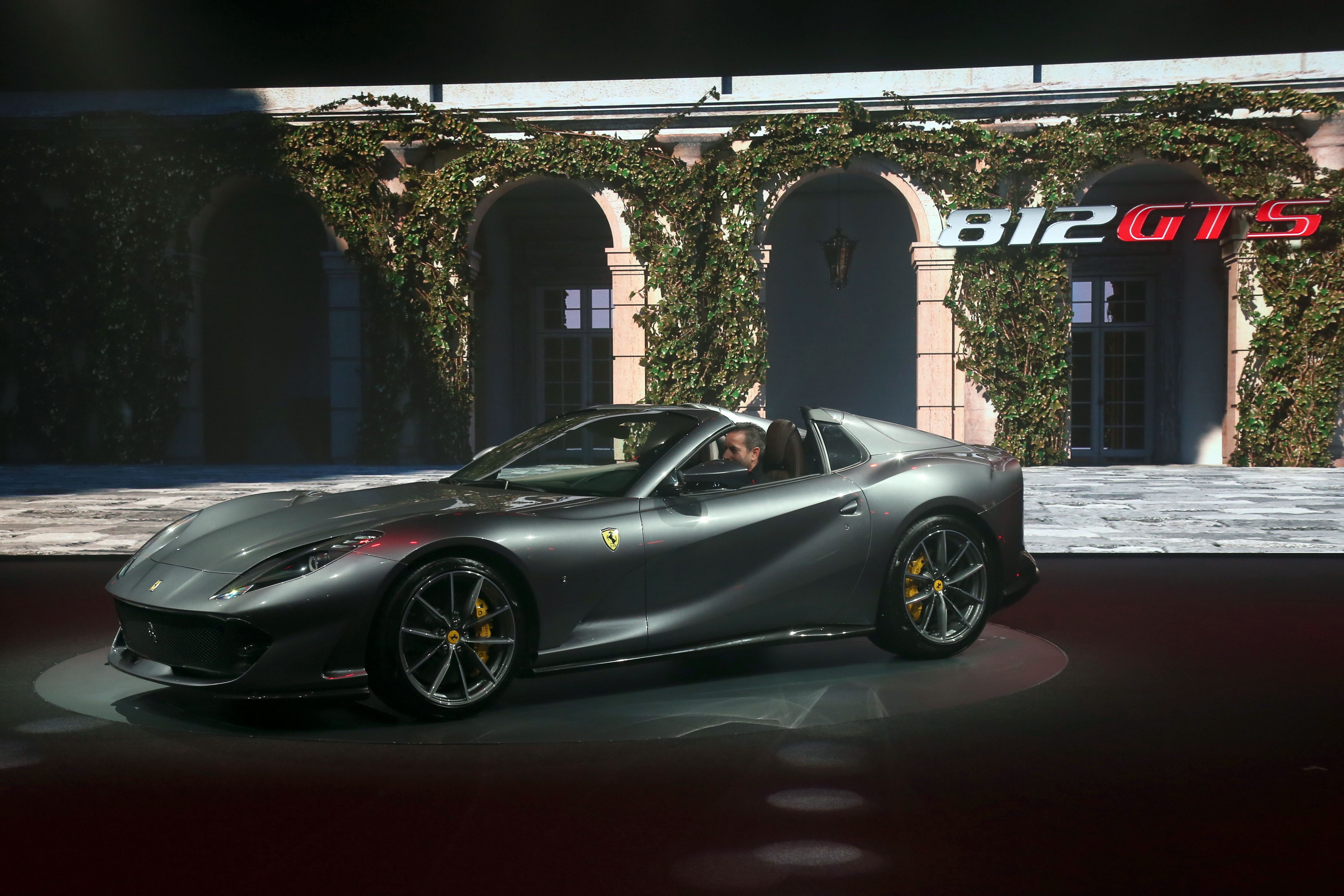 Cool Quirks About The New Ferrari 812 GTS