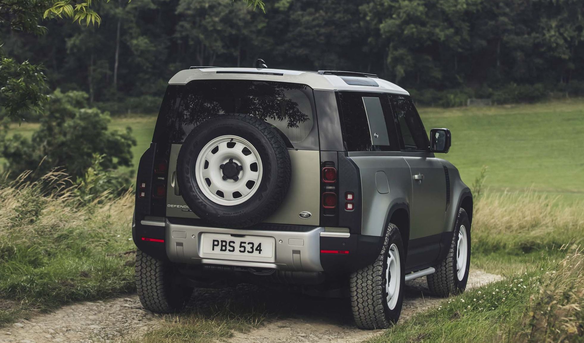 2020 Land Rover Defender looks a lot like the 2011 Land Rover DC100 concept