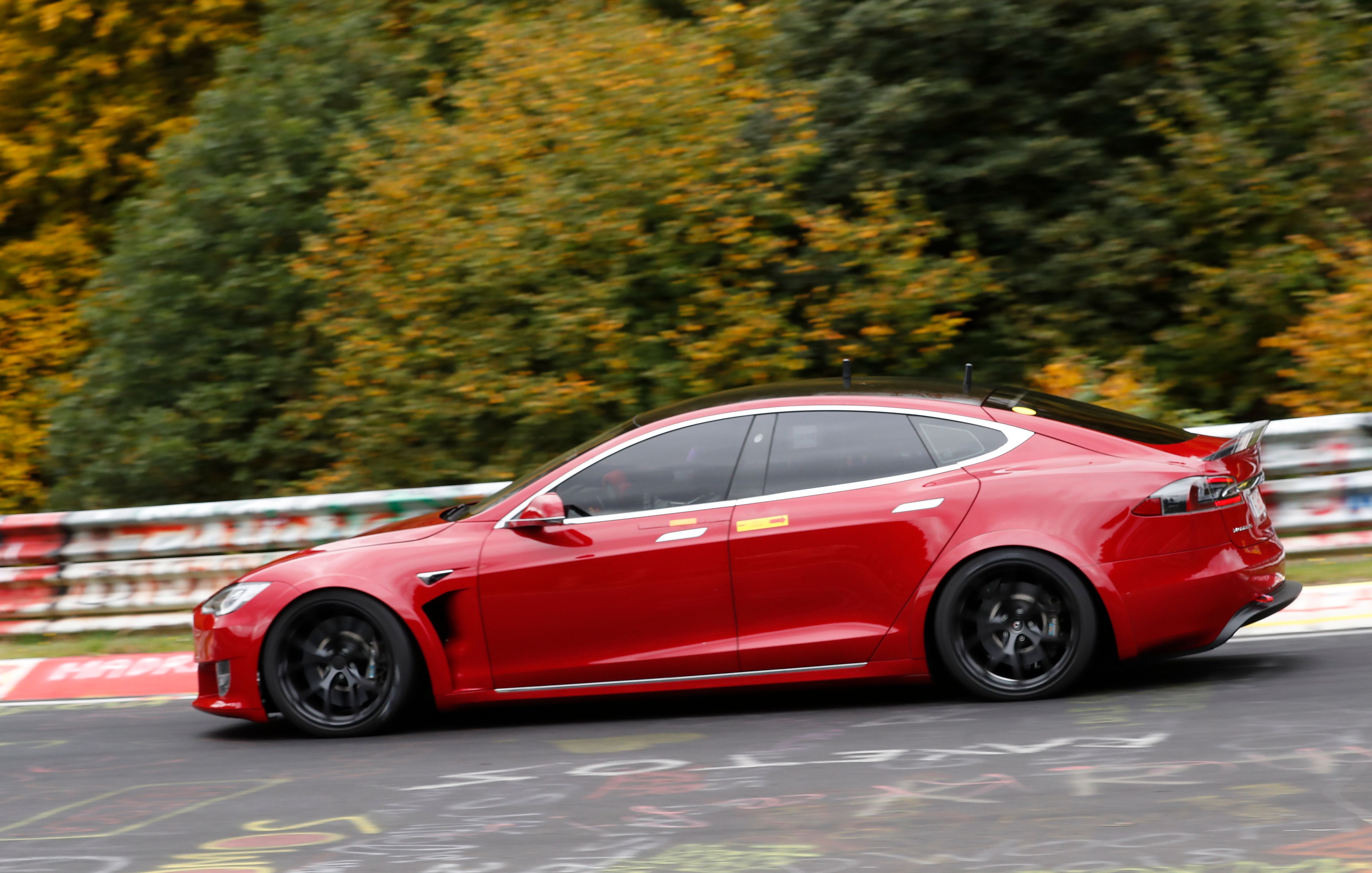 How Big is the Battery In the Tesla Model S and Model X Plaid?