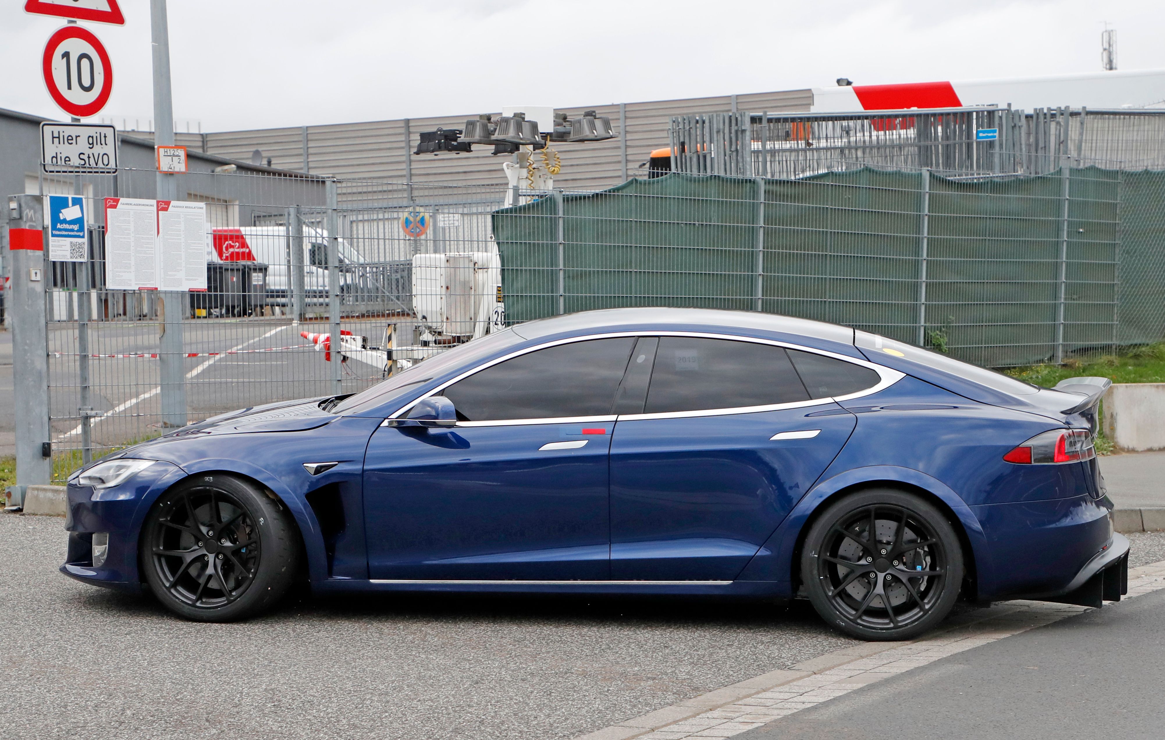 How Big is the Battery In the Tesla Model S and Model X Plaid?