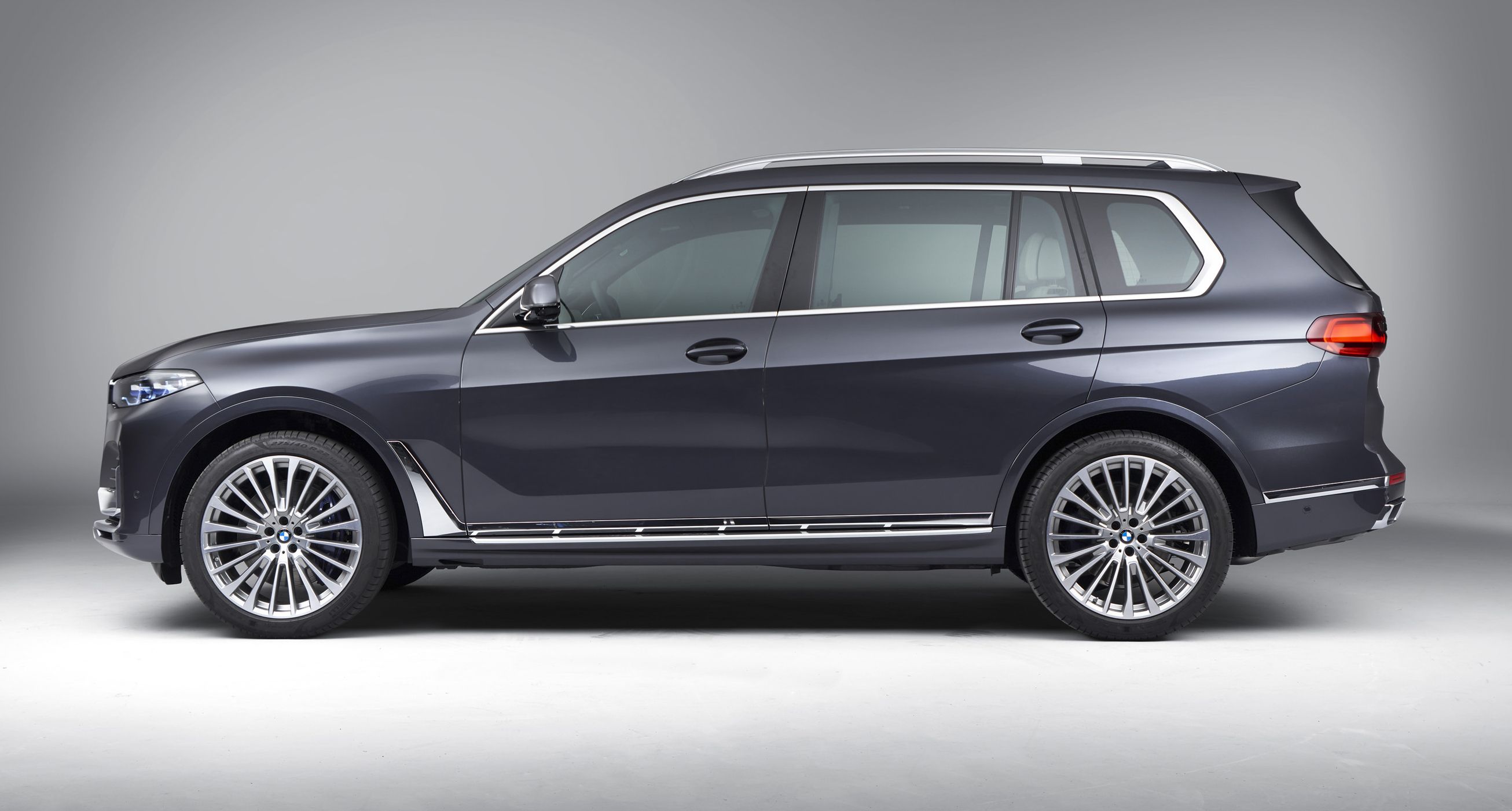 2021 BMW X8