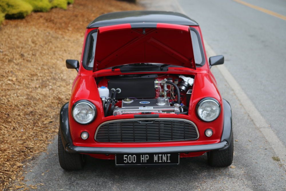 This Mini Cooper Shares a Mind-Blowing Detail With the Bugatti Veyron