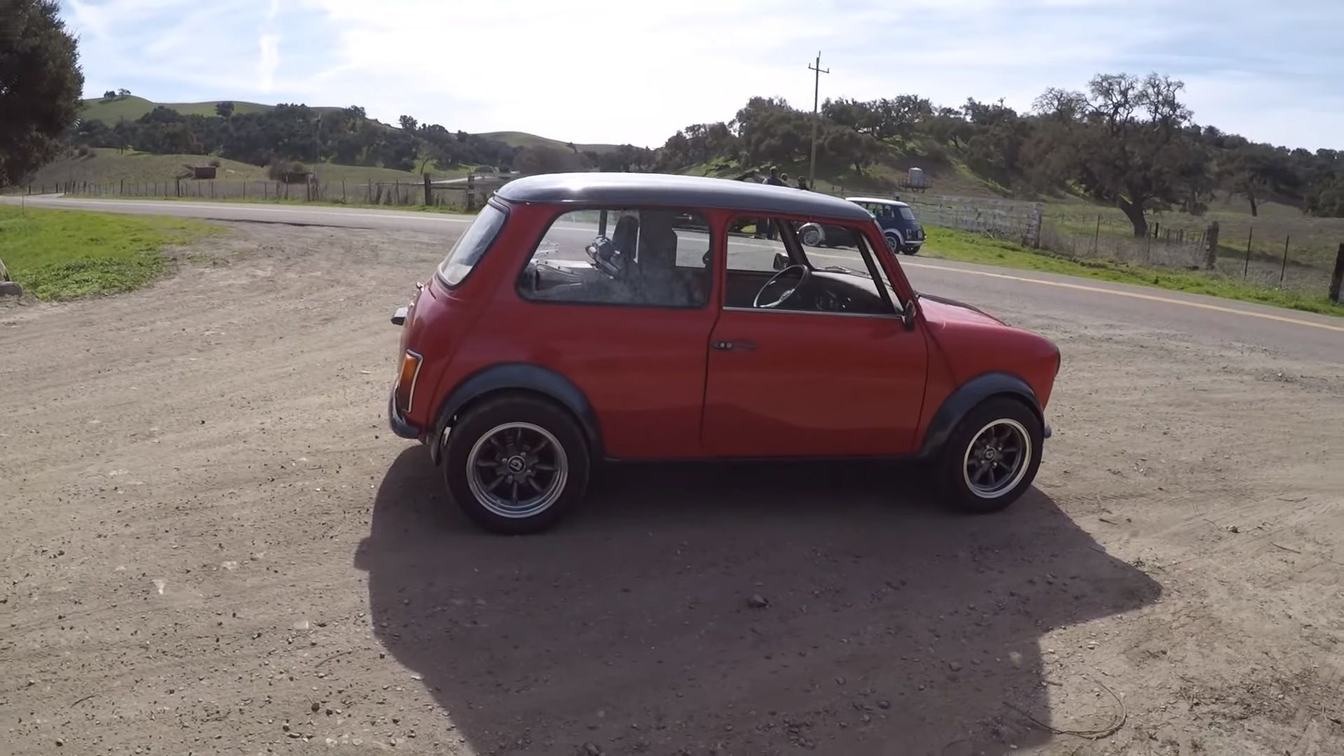 This Mini Cooper Shares a Mind-Blowing Detail With the Bugatti Veyron