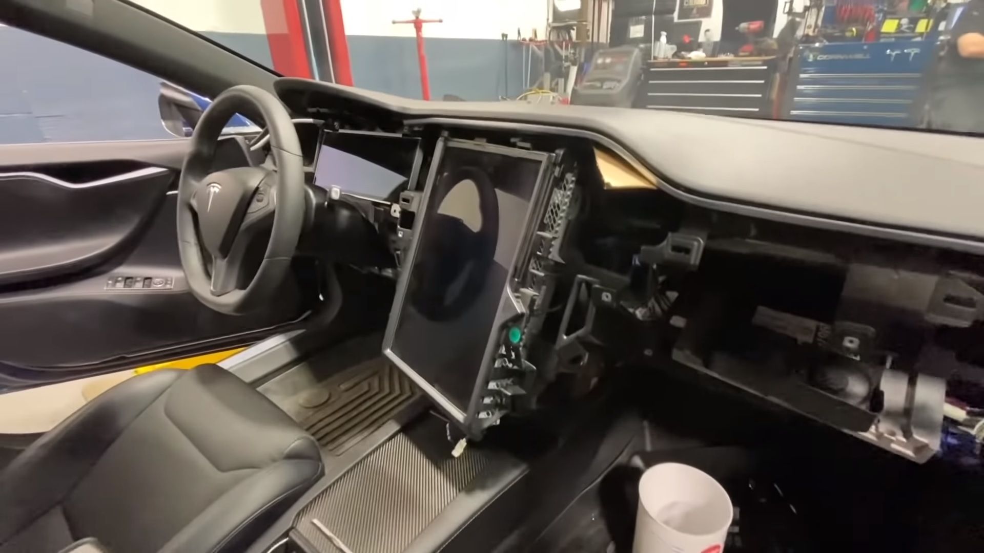 Here's How to Put A Bigger Motor Into A Tesla Model S 75D