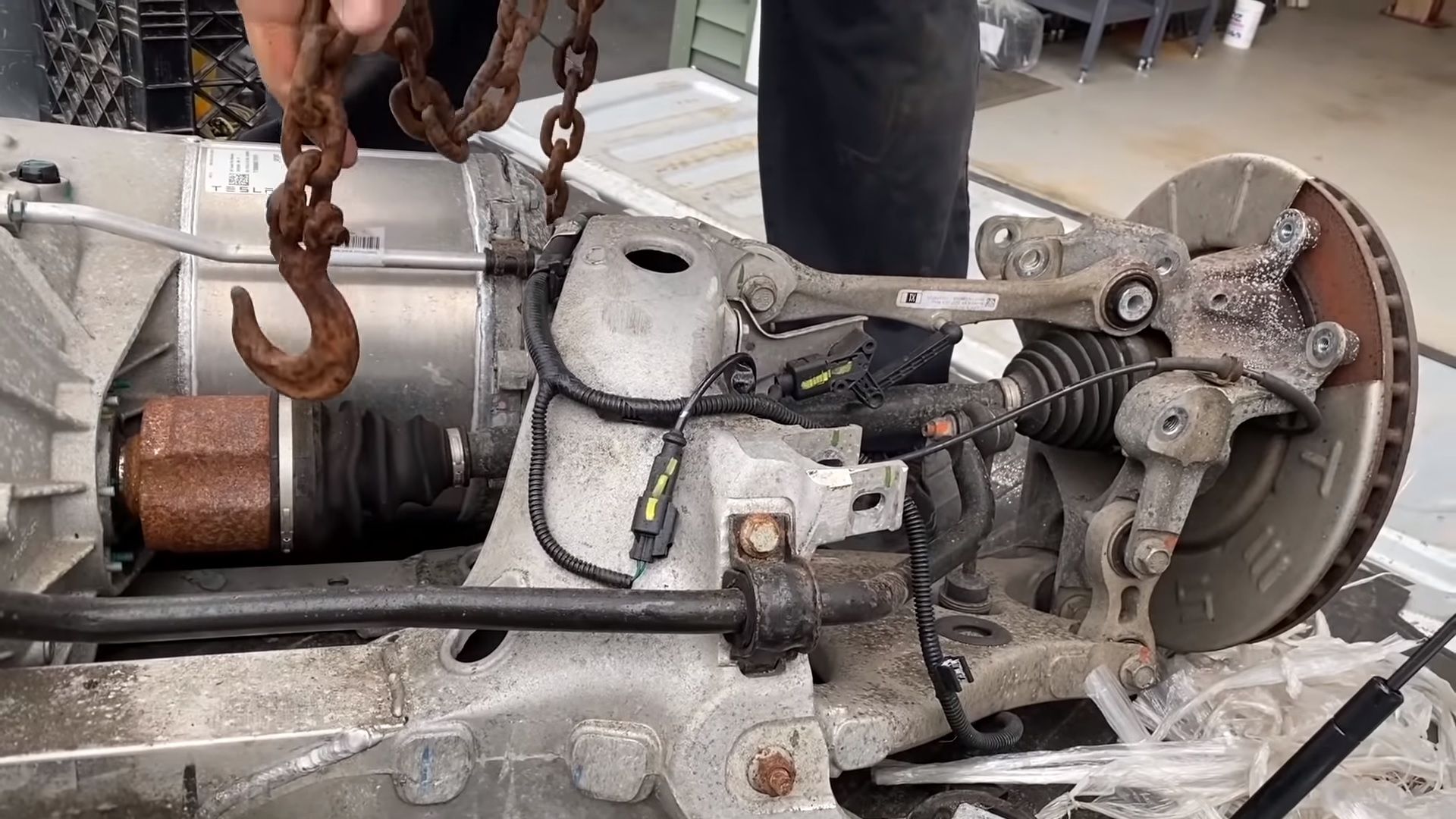 Here's How to Put A Bigger Motor Into A Tesla Model S 75D
