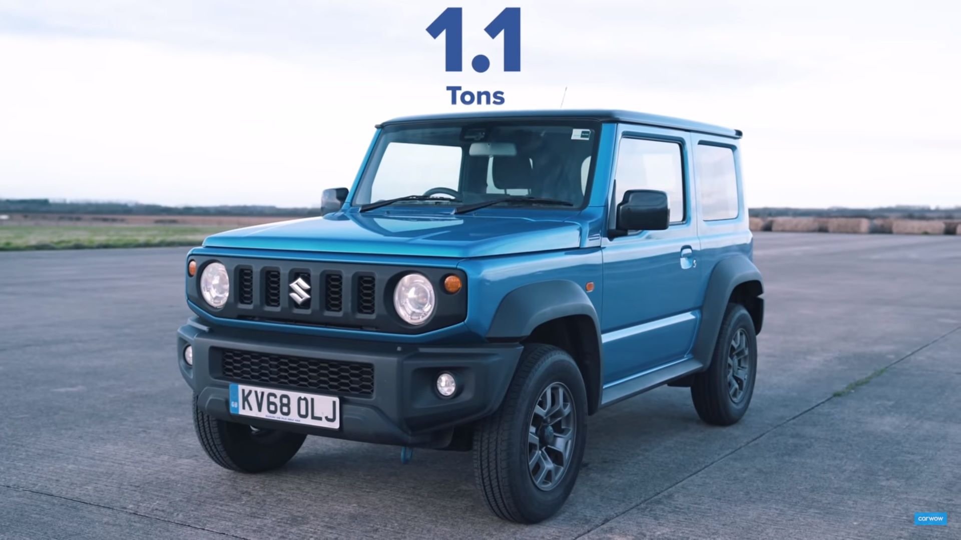 Watch a Suzuki Jimny Take On The Mighty Hummer H1 In a Drag Race