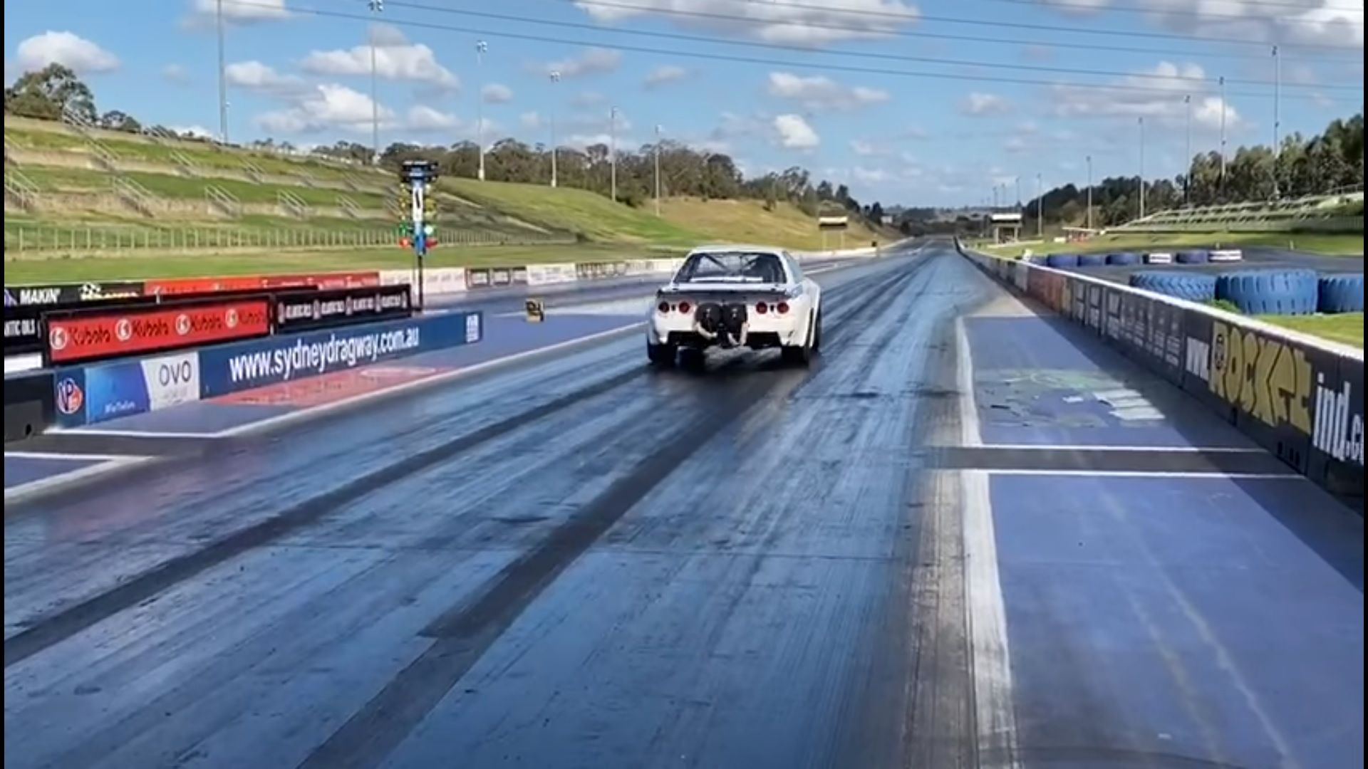 An R32 Nissan Skyline Just Became the Worlds Fastest AWD Vehicle With a ...