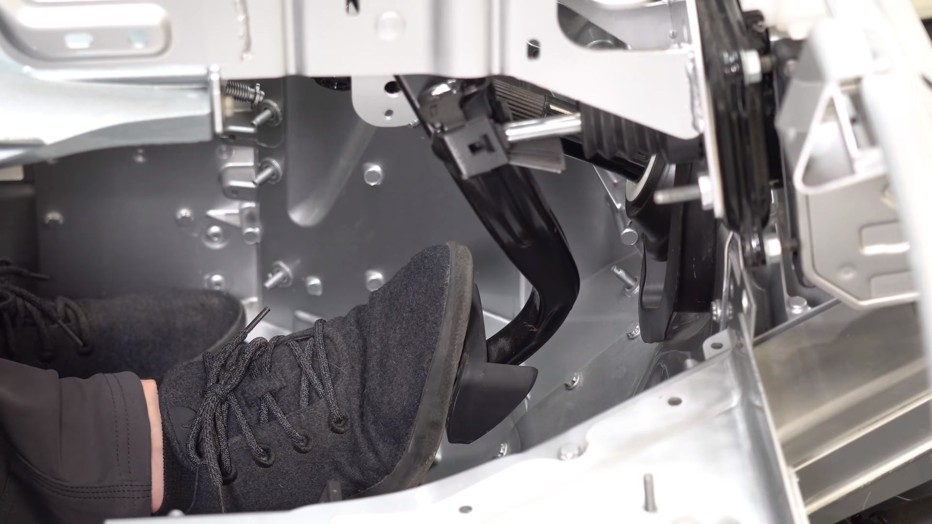 Engineering Explained Exposes the C8 Corvette's 5 Big Flaws and Why ...