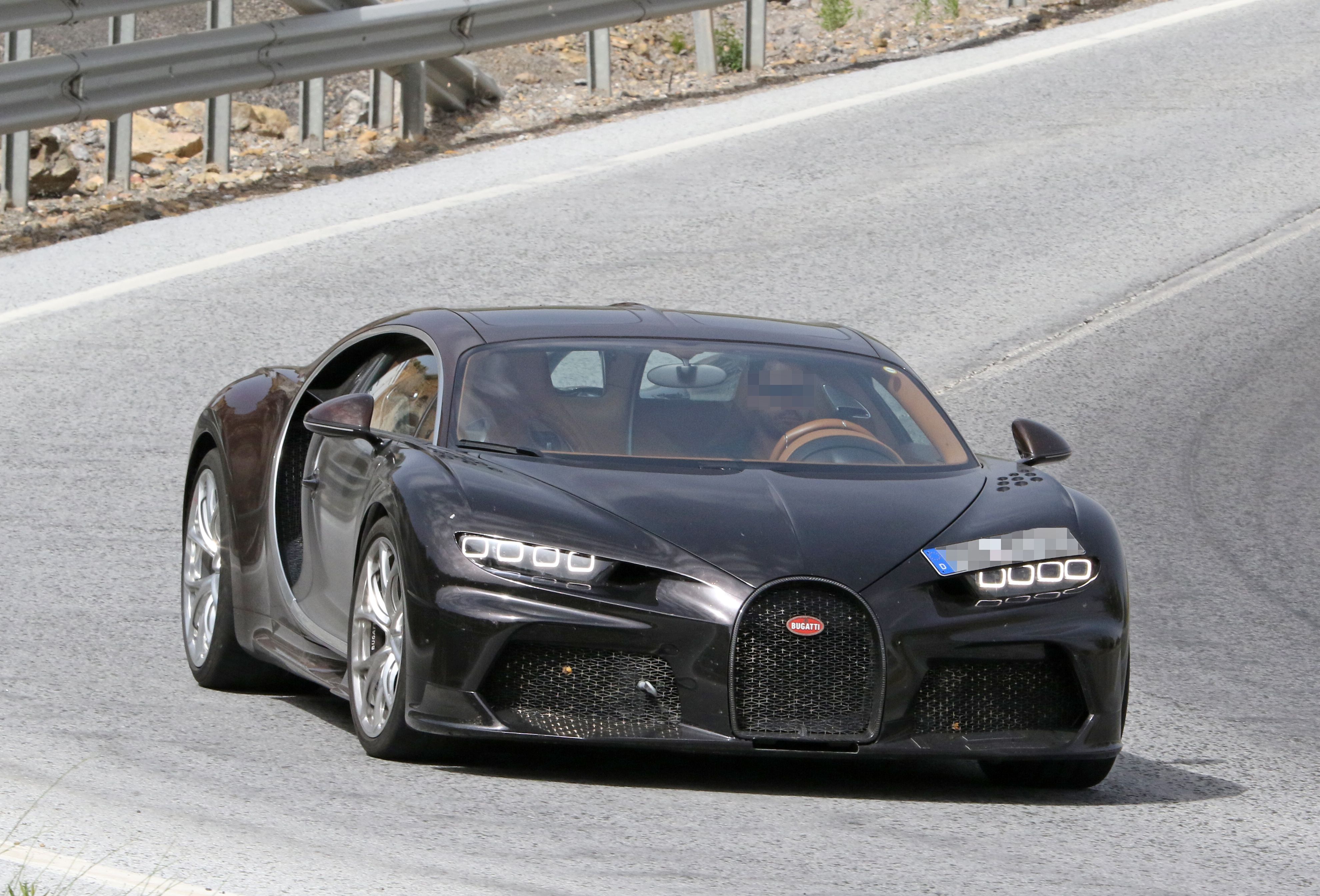 What in the World is this Strange Bugatti Chiron Test Mule Doing on the ...