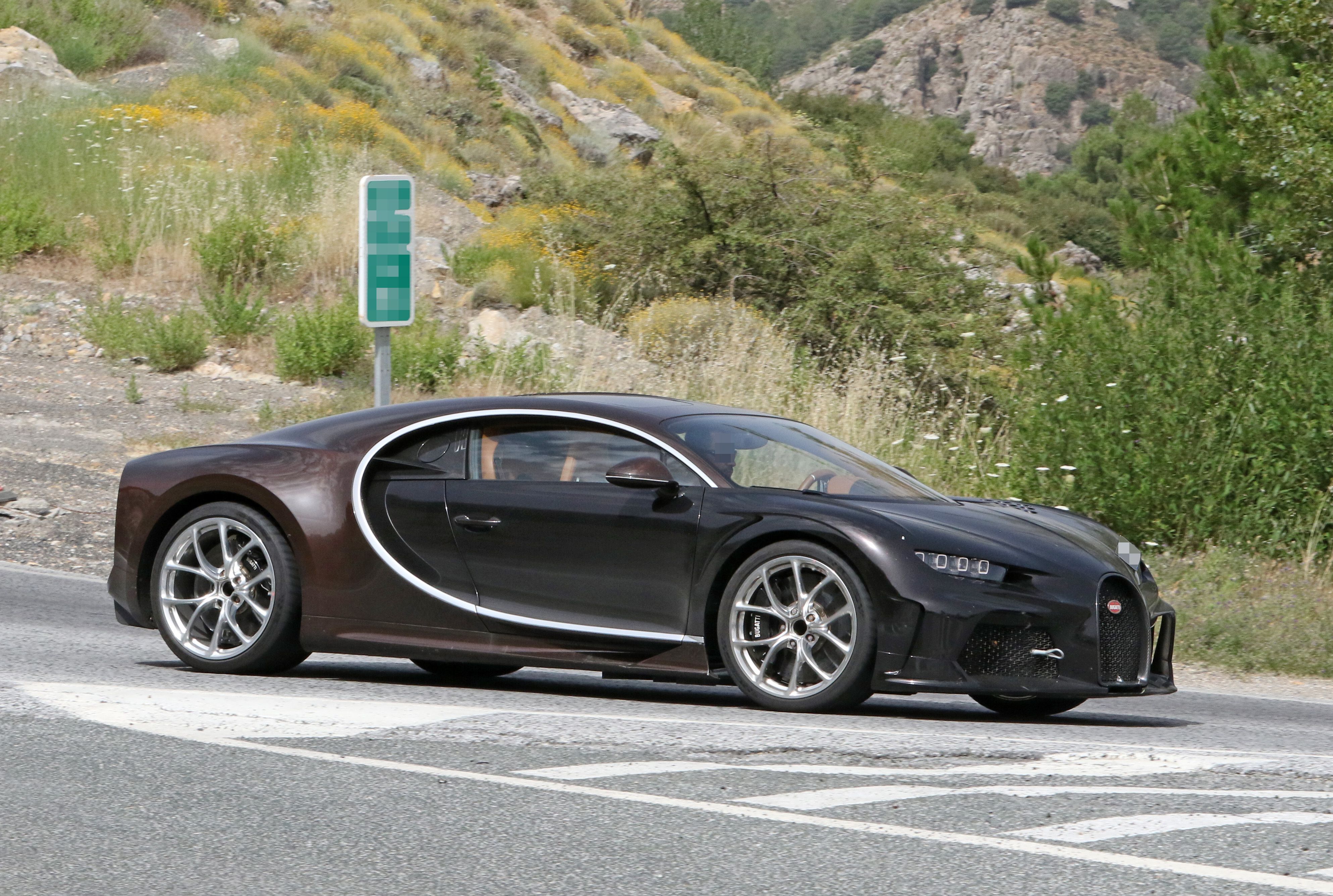 What in the World is this Strange Bugatti Chiron Test Mule Doing on the ...