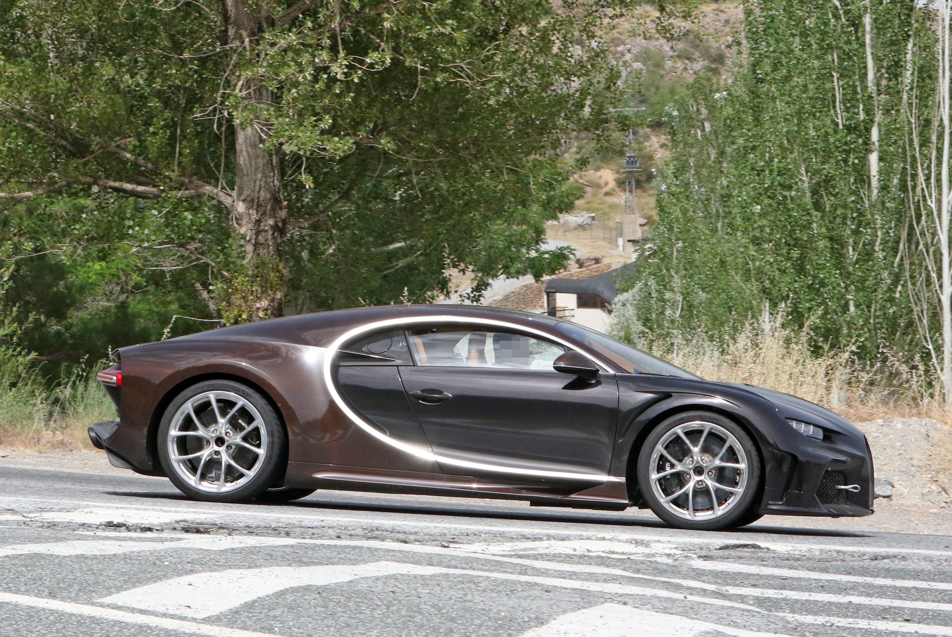 What in the World is this Strange Bugatti Chiron Test Mule Doing on the ...