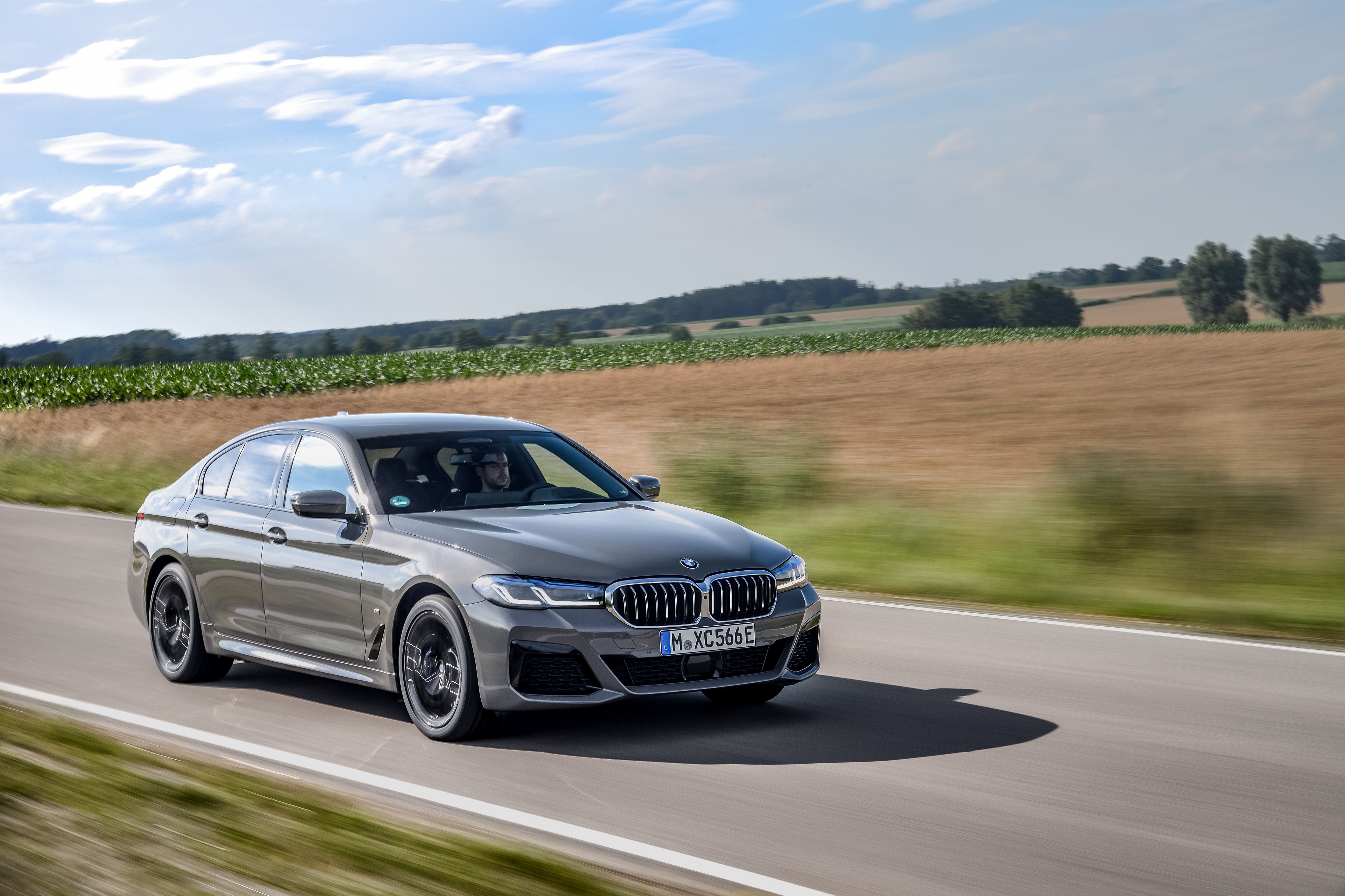 BMW 545e xDrive PHEV