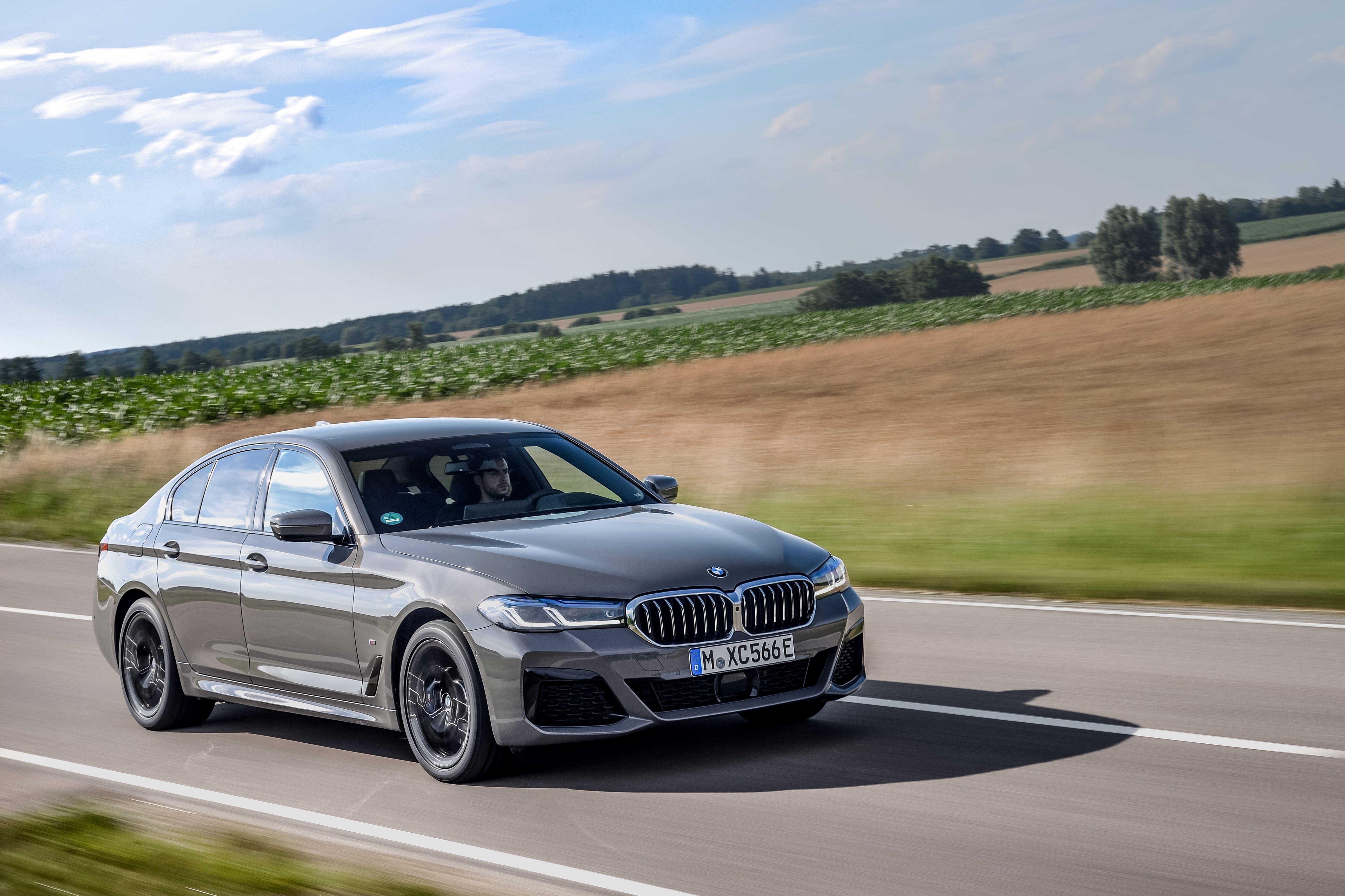 BMW 545e xDrive PHEV