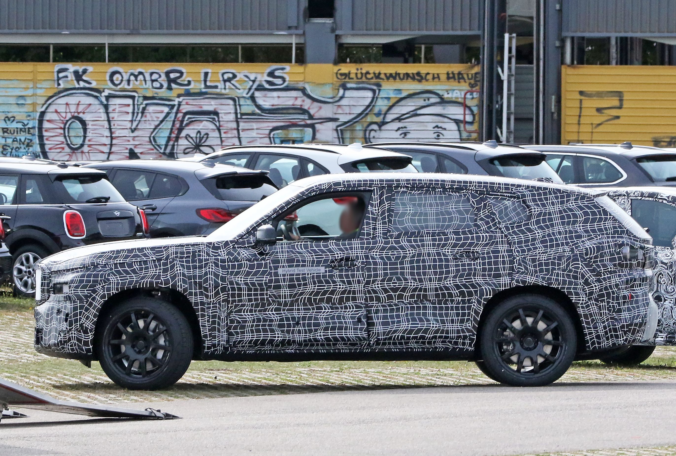 2021 BMW X8
