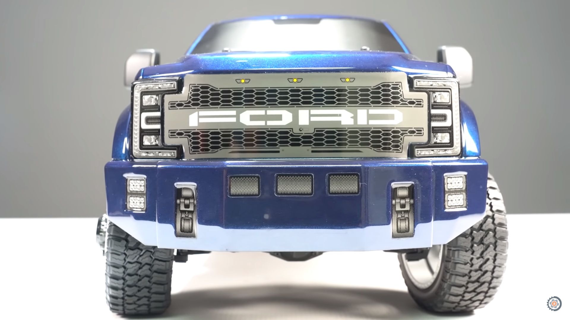 This Radio-Controlled Ford F450 Dually Is The Workhorse of the RC World