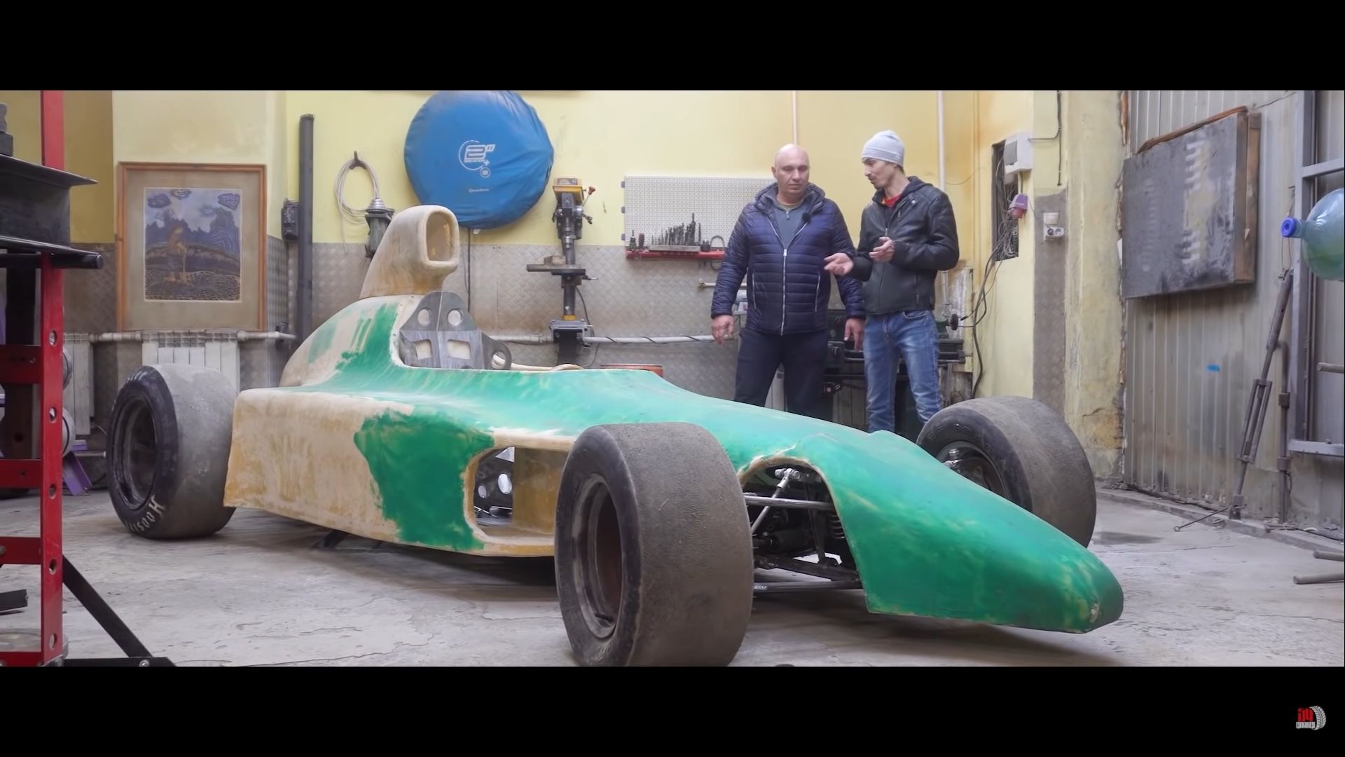 This Beat-Up Lada Has Rear Legs, 'Walks' Around Like It's Nothing