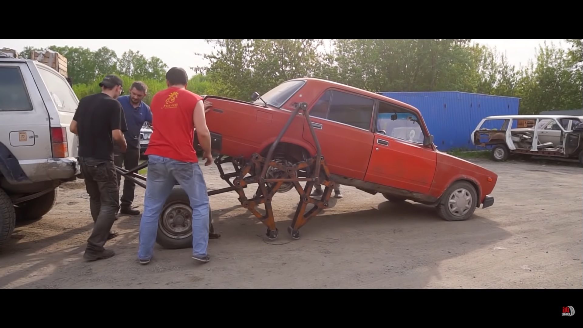 This Beat-Up Lada Has Rear Legs, 'Walks' Around Like It's Nothing