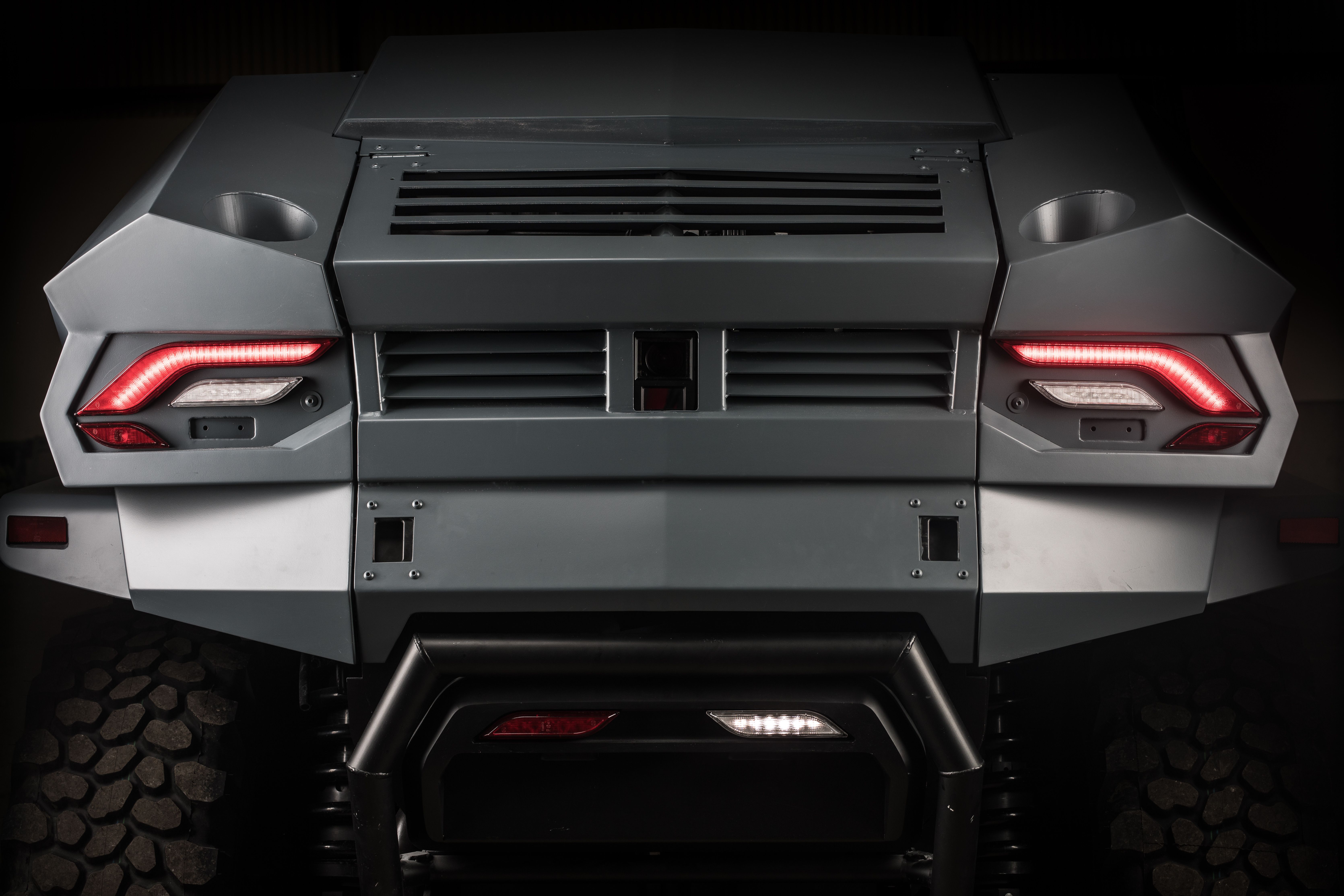 This Armoured Car From France Looks Like an Angered Crab and Moves Like One