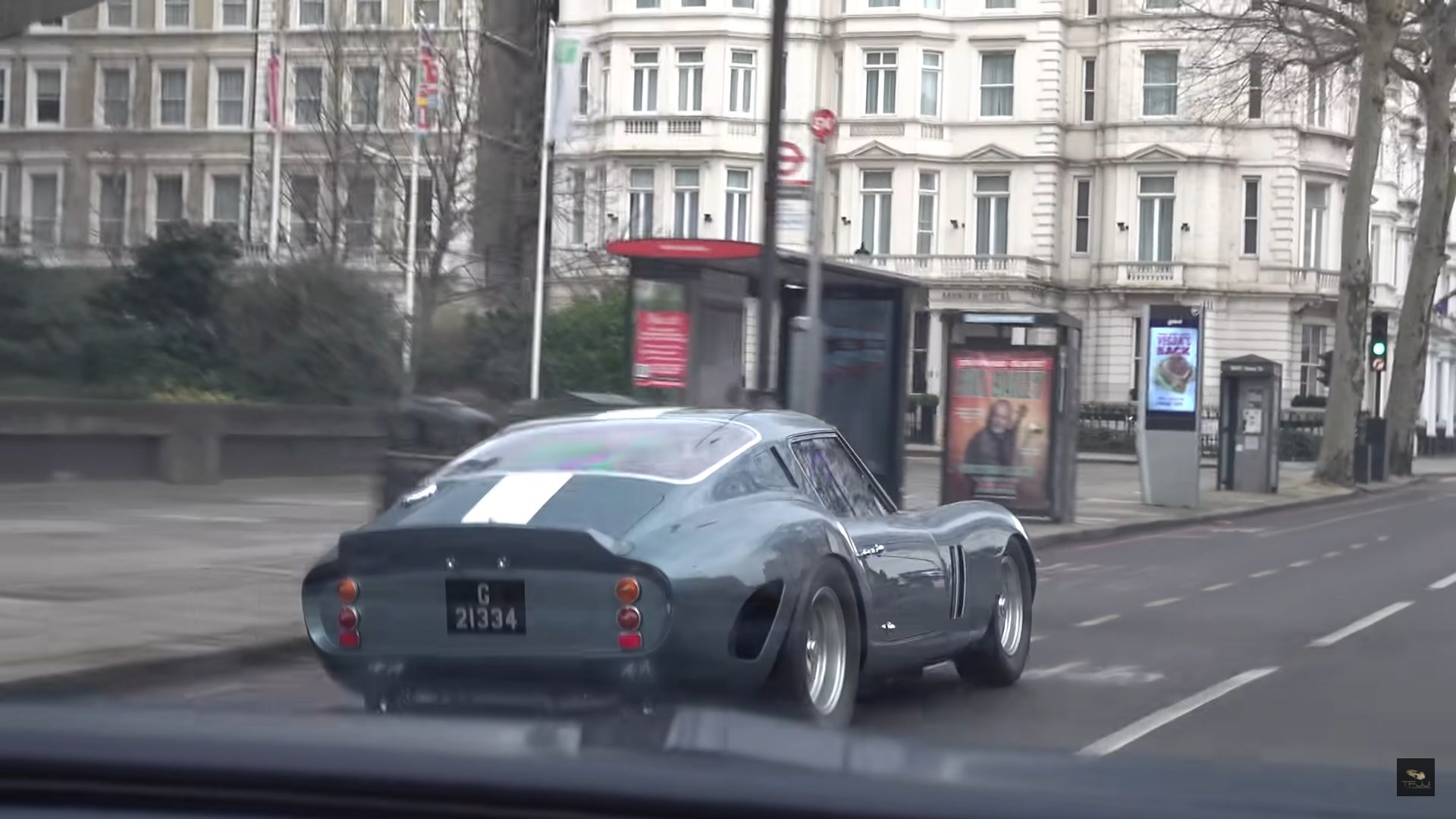 Watch a Bugatti Veyron and a $50 Million Ferrari 250 GTO Play Cat and Mouse