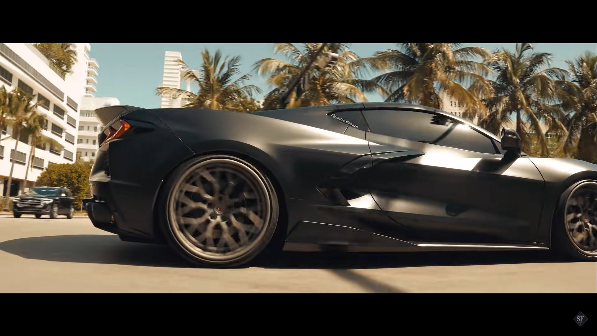 See the C8 Chevy Corvette in An All-New Light in Vice City Vette