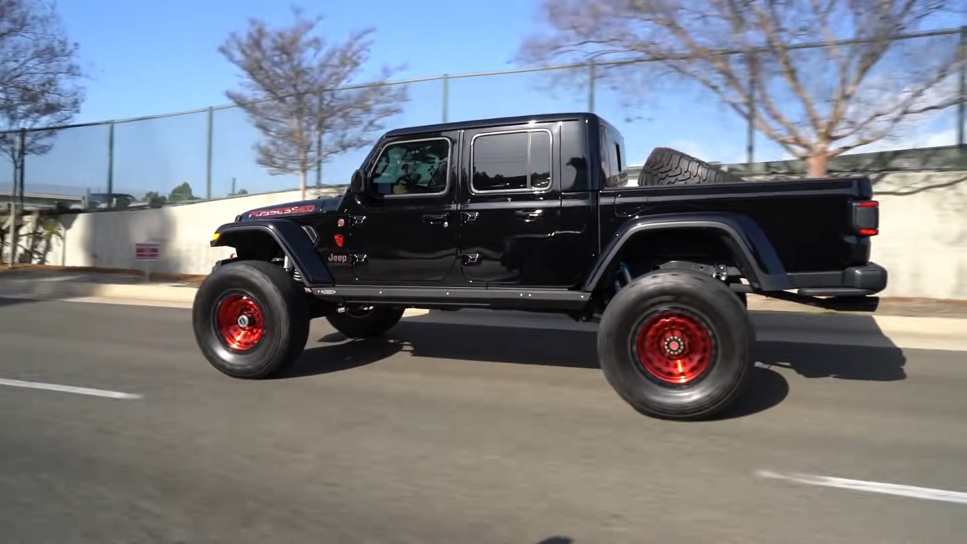 This 'Possessed' Jeep Gladiator Has An 850-Horsepower Dodge Demon V-8 ...