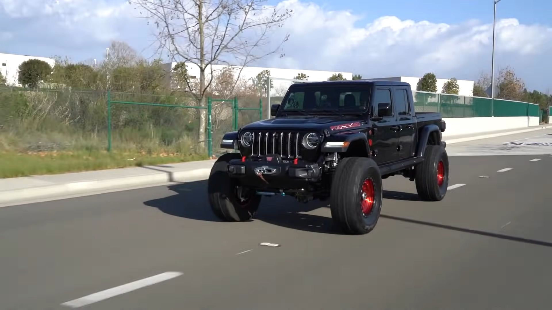 This 'Possessed' Jeep Gladiator Has An 850-Horsepower Dodge Demon V-8 ...