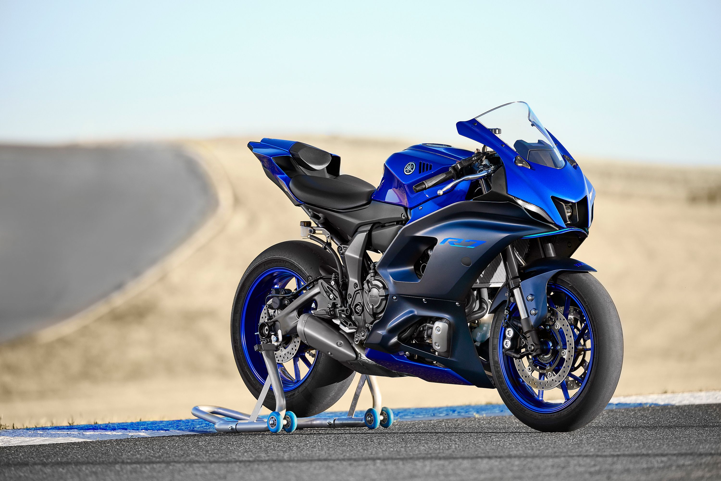2022 Yamaha YZF-R7 - Performance, Price, and Photos
