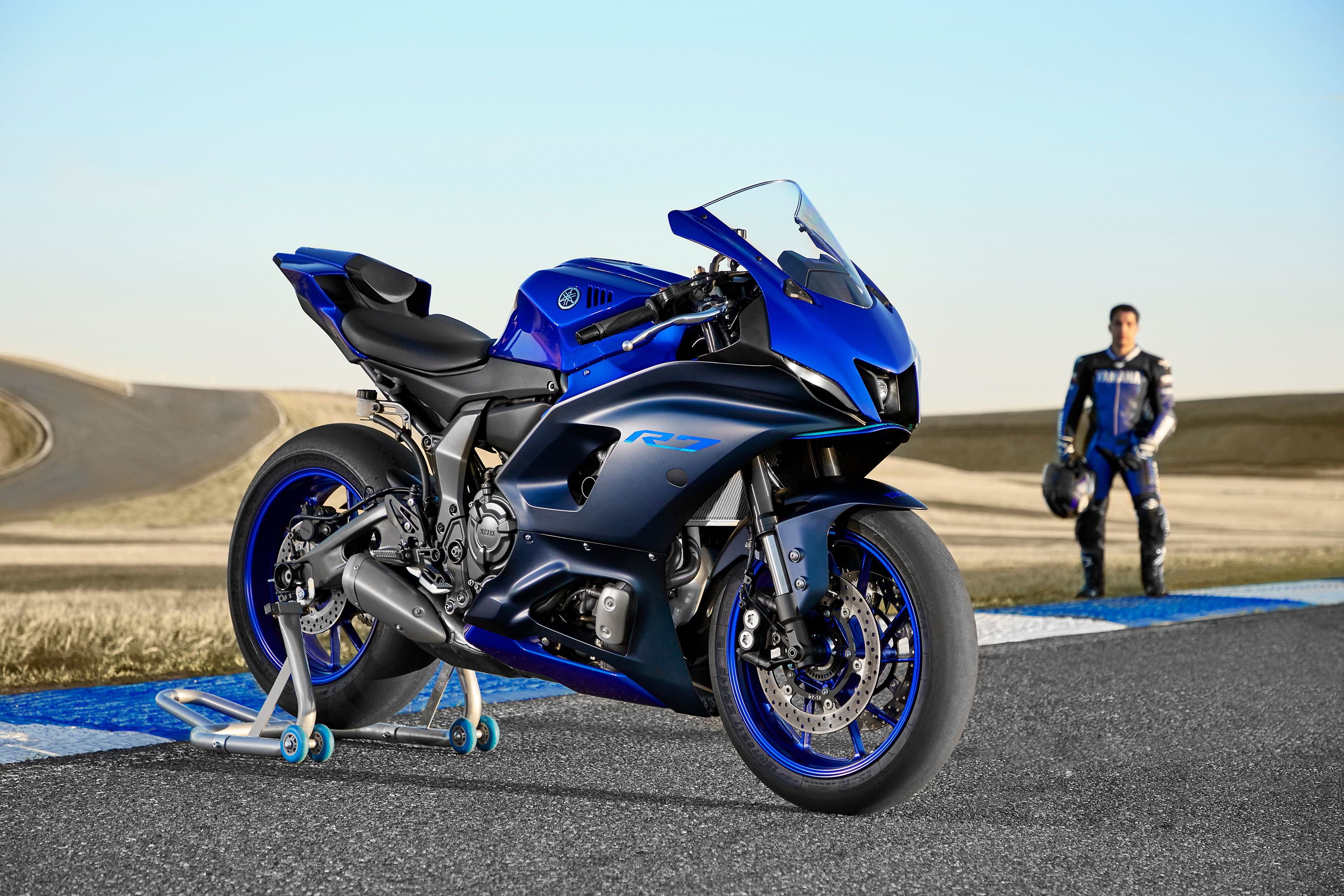 2022 Yamaha YZF-R7 - Performance, Price, and Photos