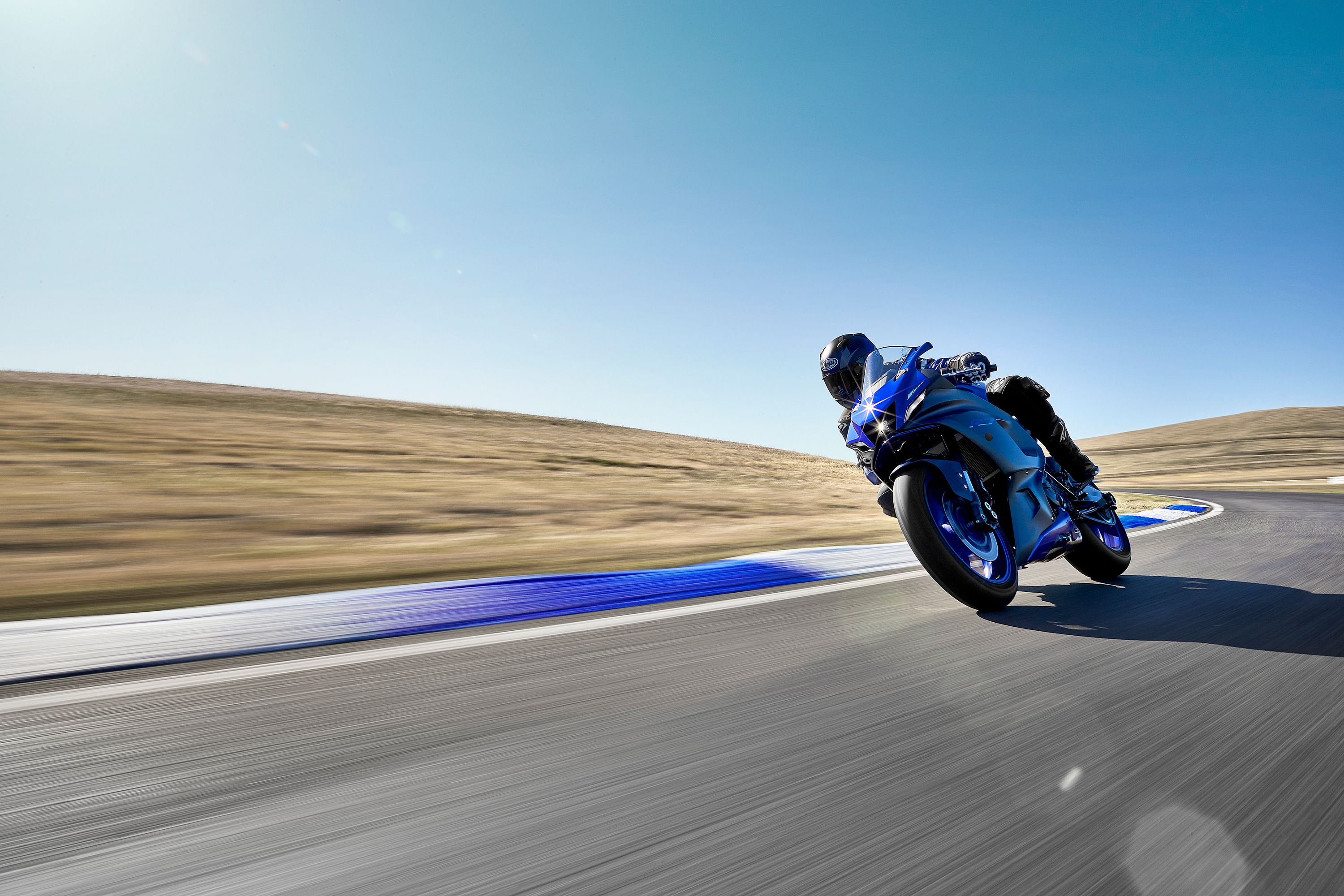 2022 Yamaha YZF-R7 - Performance, Price, and Photos
