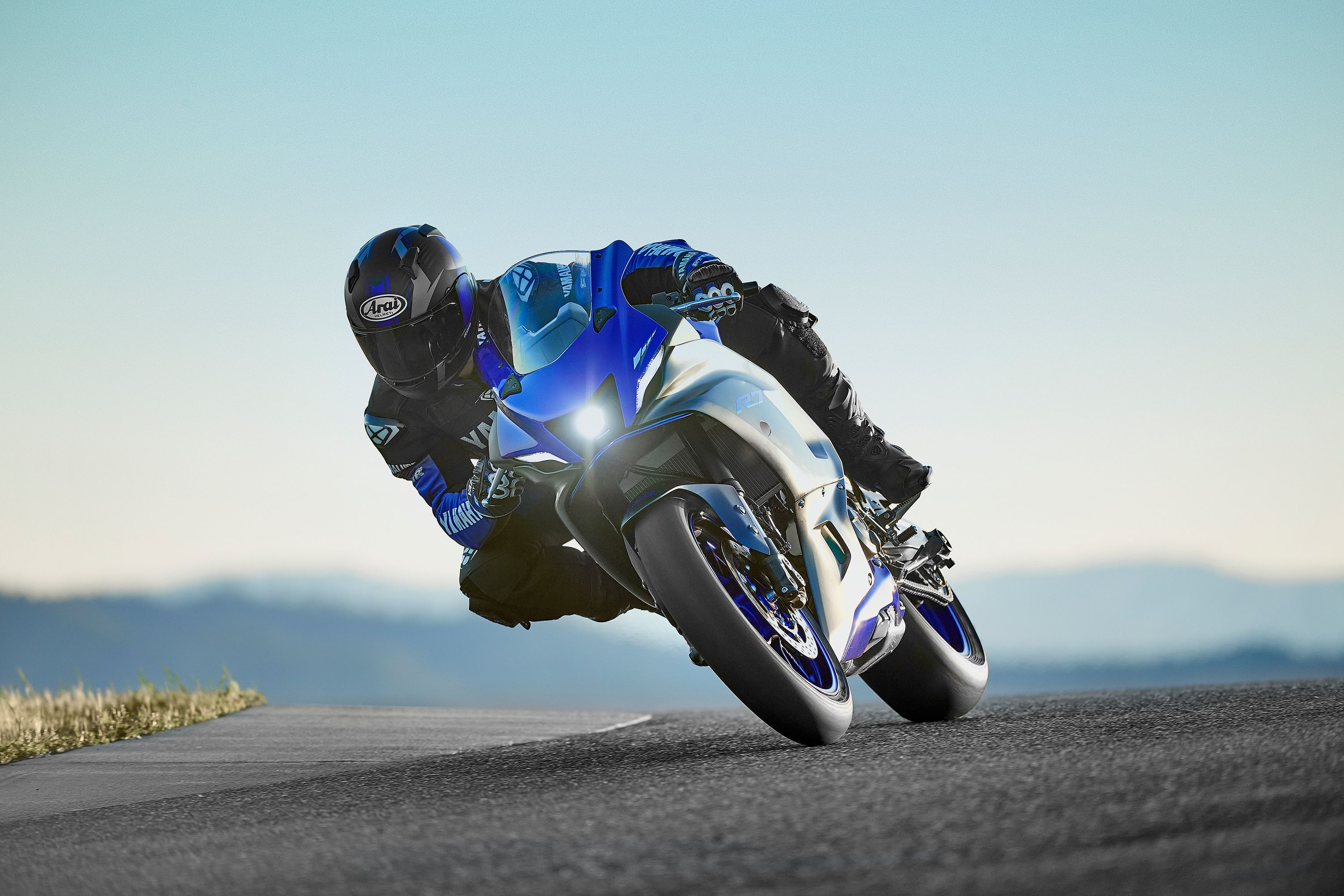 2022 Yamaha YZF-R7 - Performance, Price, and Photos