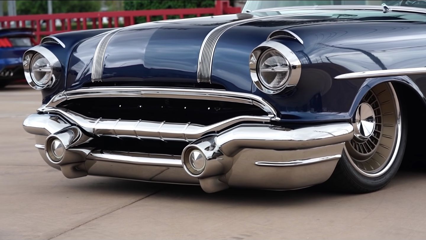 This Custom 1956 Pontiac Starchief Makes 900 Horses and Costs $1 Million!
