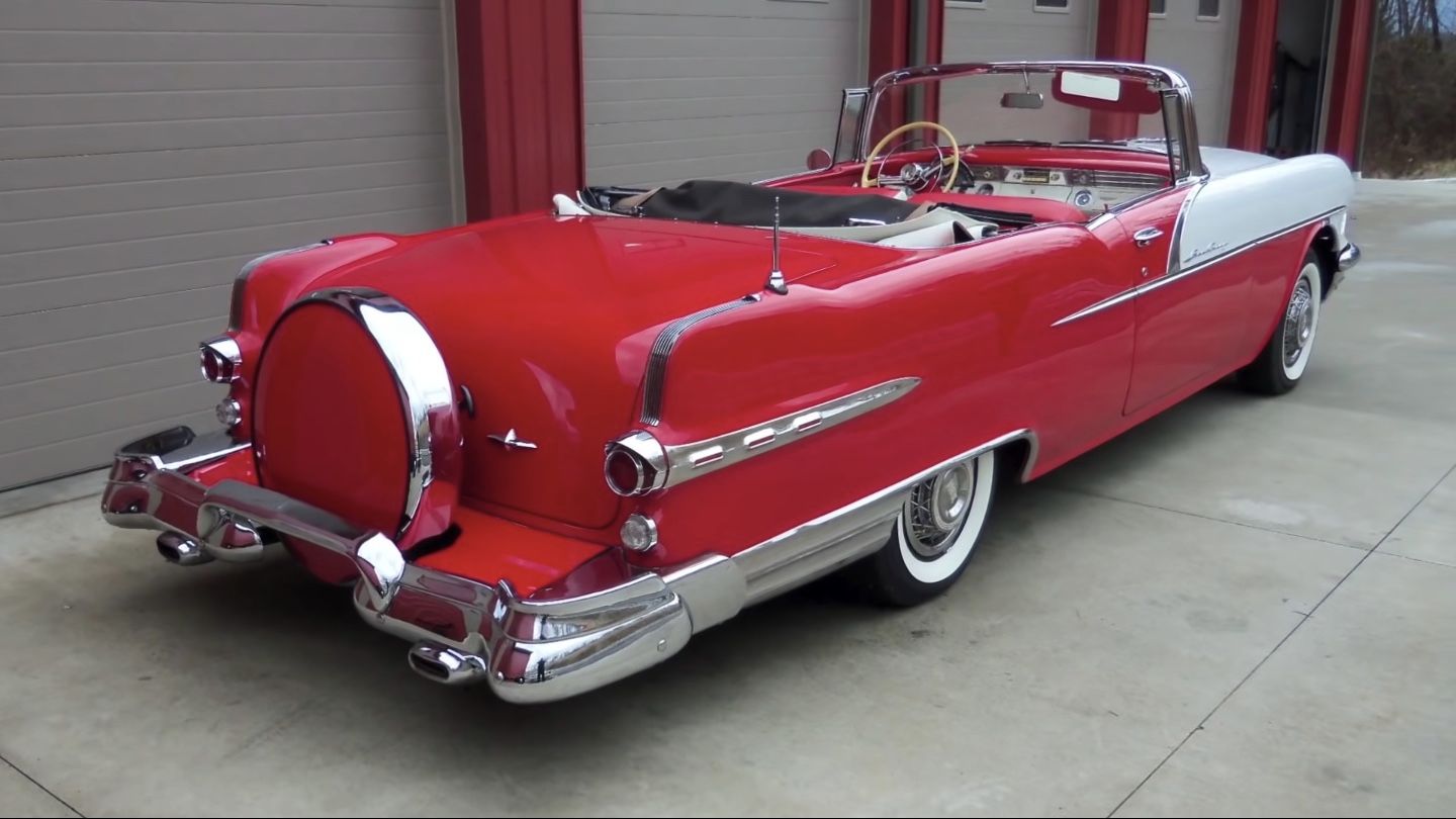This Custom 1956 Pontiac Starchief Makes 900 Horses and Costs $1 Million!