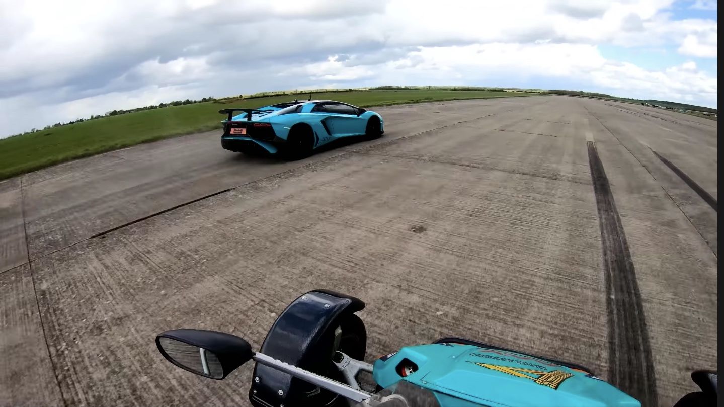 Watch How Some Rallycross Racercars Bully A Lamborghini Aventador SV on ...