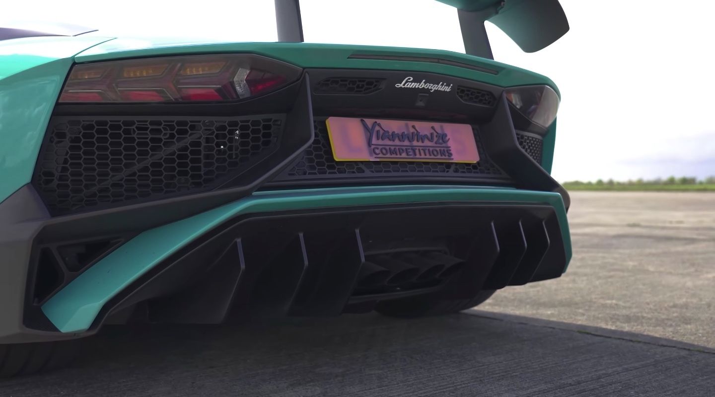 Watch How Some Rallycross Racercars Bully A Lamborghini Aventador SV on ...