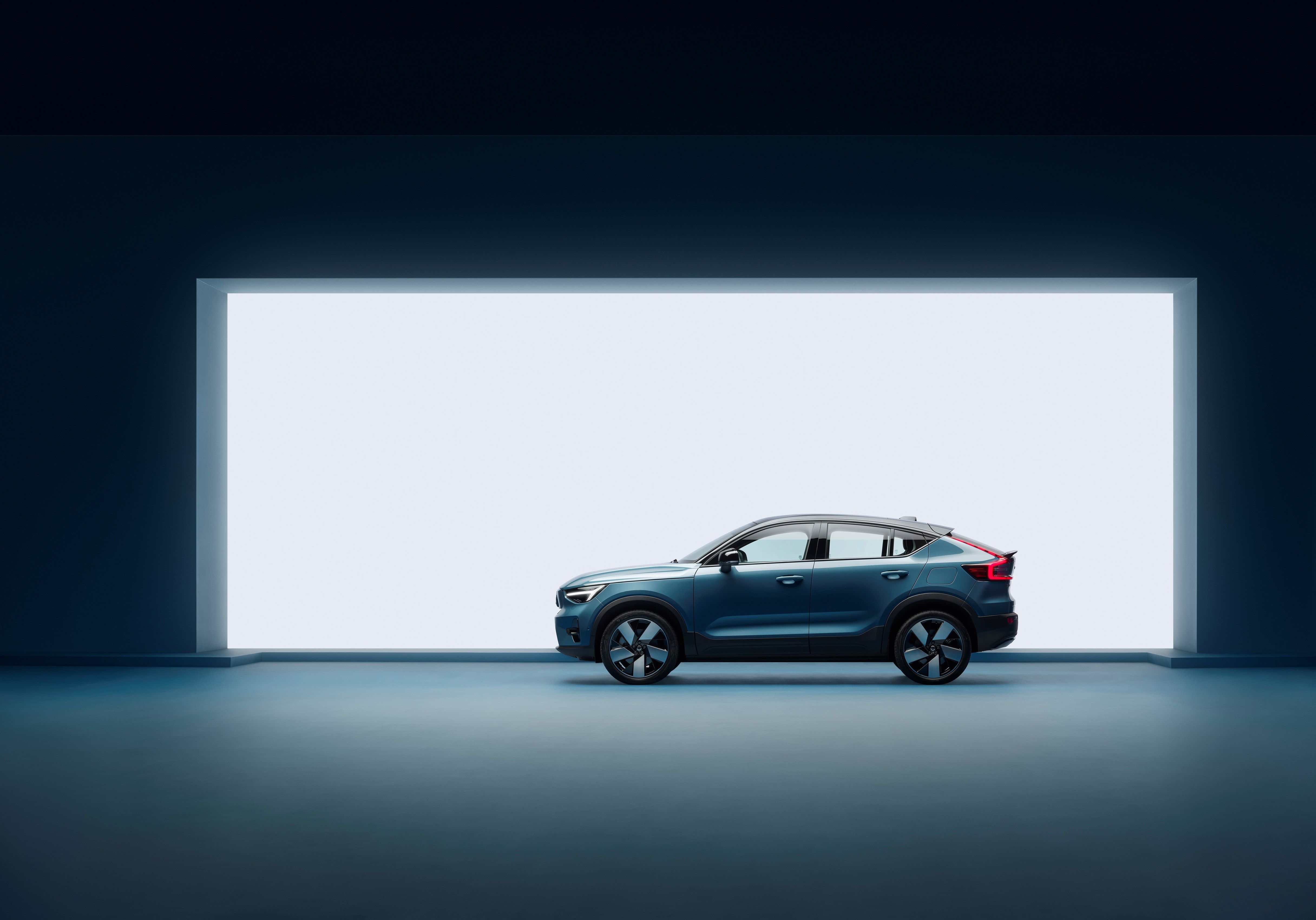 2022 Volvo C40 Recharge - The Swedish Automaker's Crossover With A ...
