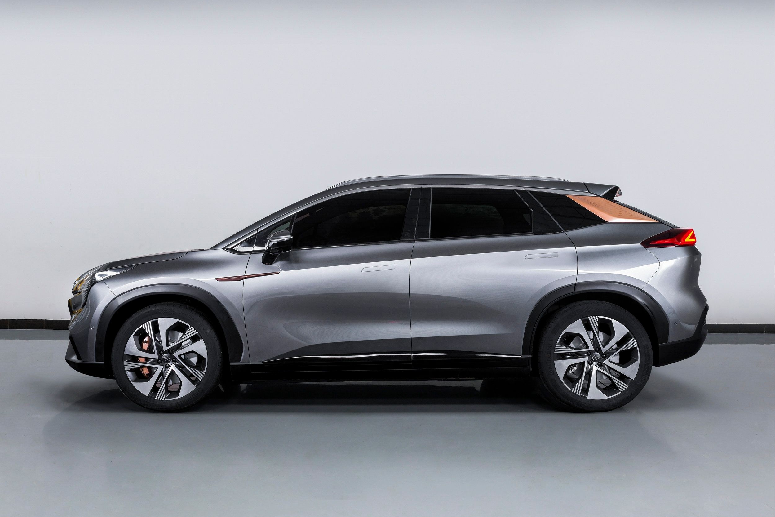 A New Chinese EV Crossover Will Have Over 620 Miles of Range