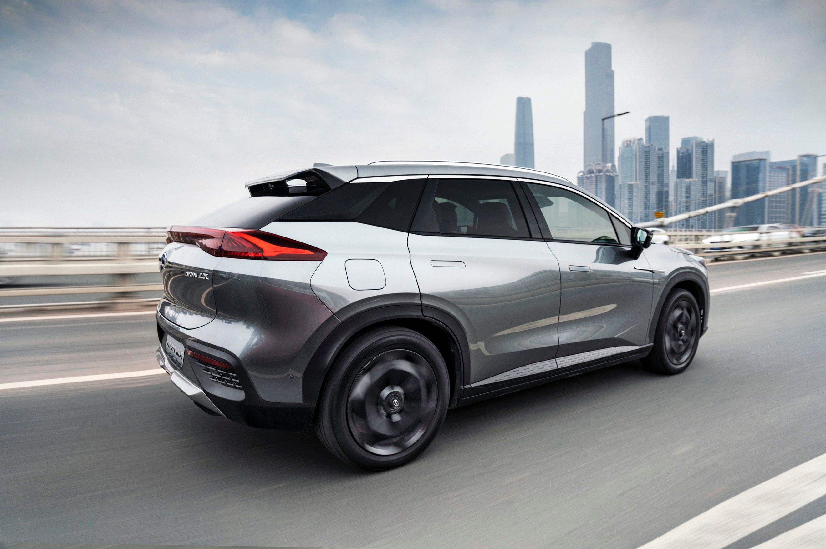 A New Chinese EV Crossover Will Have Over 620 Miles of Range