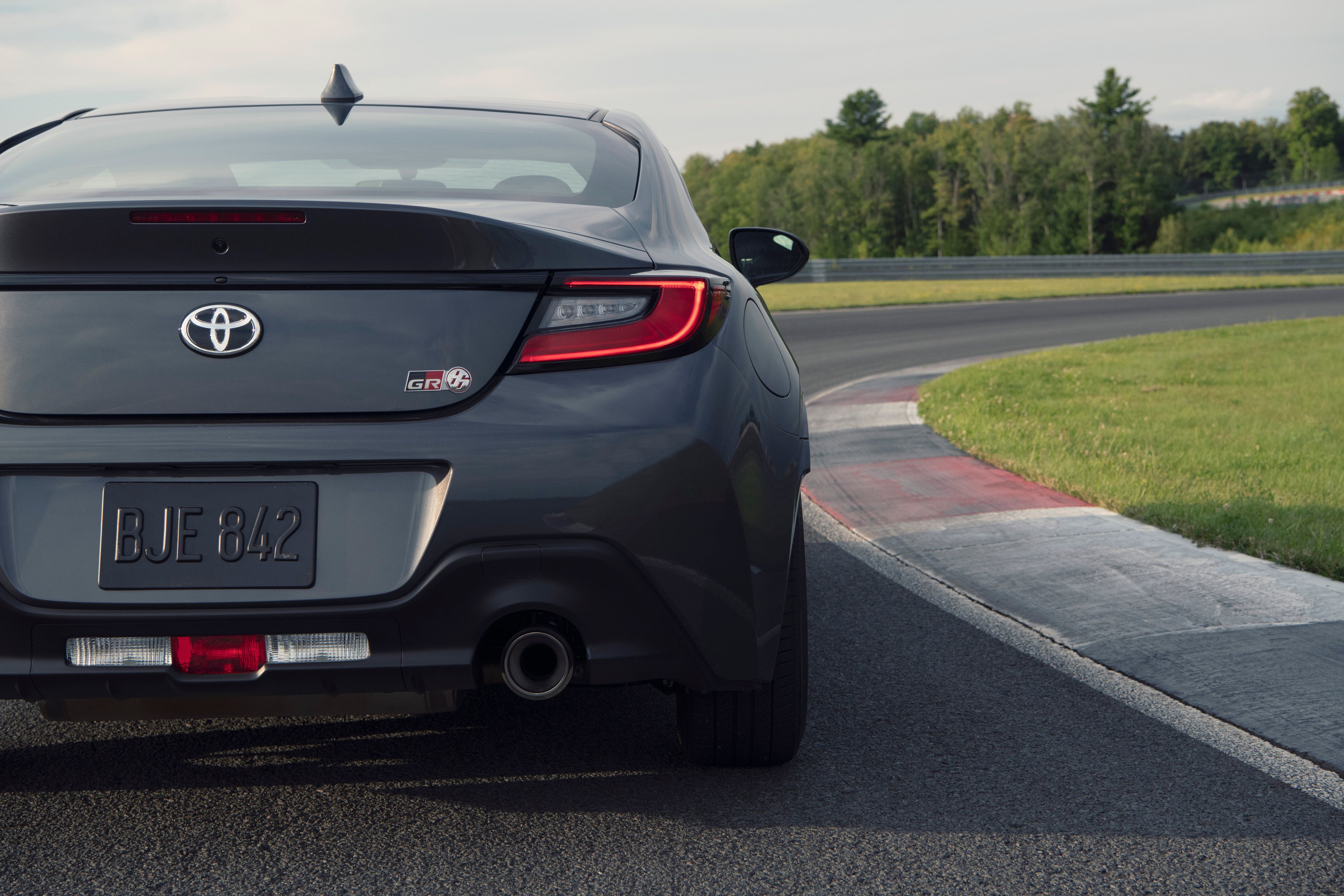 10 Reasons Why the 2022 Toyota GR86 Is the Perfect Sports Car for Beginners