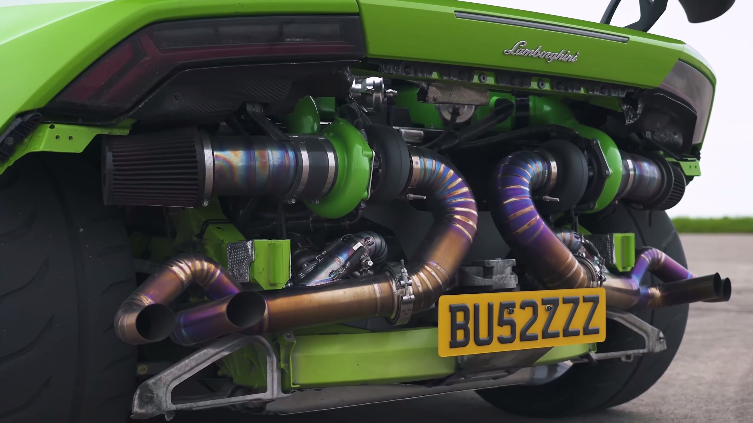 When An F1 Car Takes On A Tuned Lamborghini Huracan and a Tuned Nissan ...