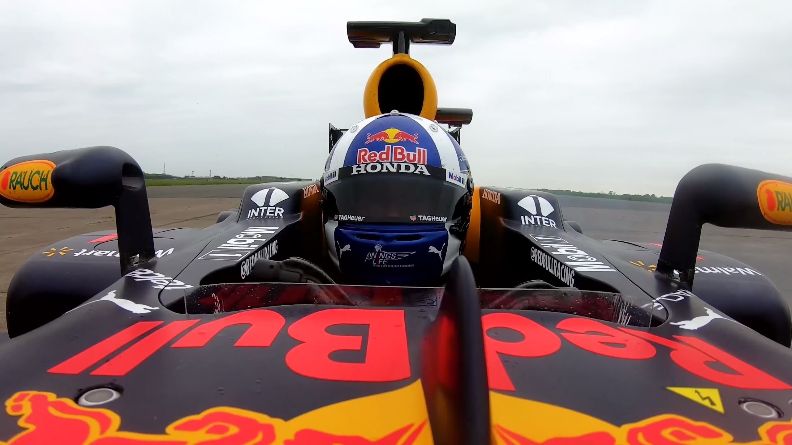 When An F1 Car Takes On A Tuned Lamborghini Huracan and a Tuned Nissan ...