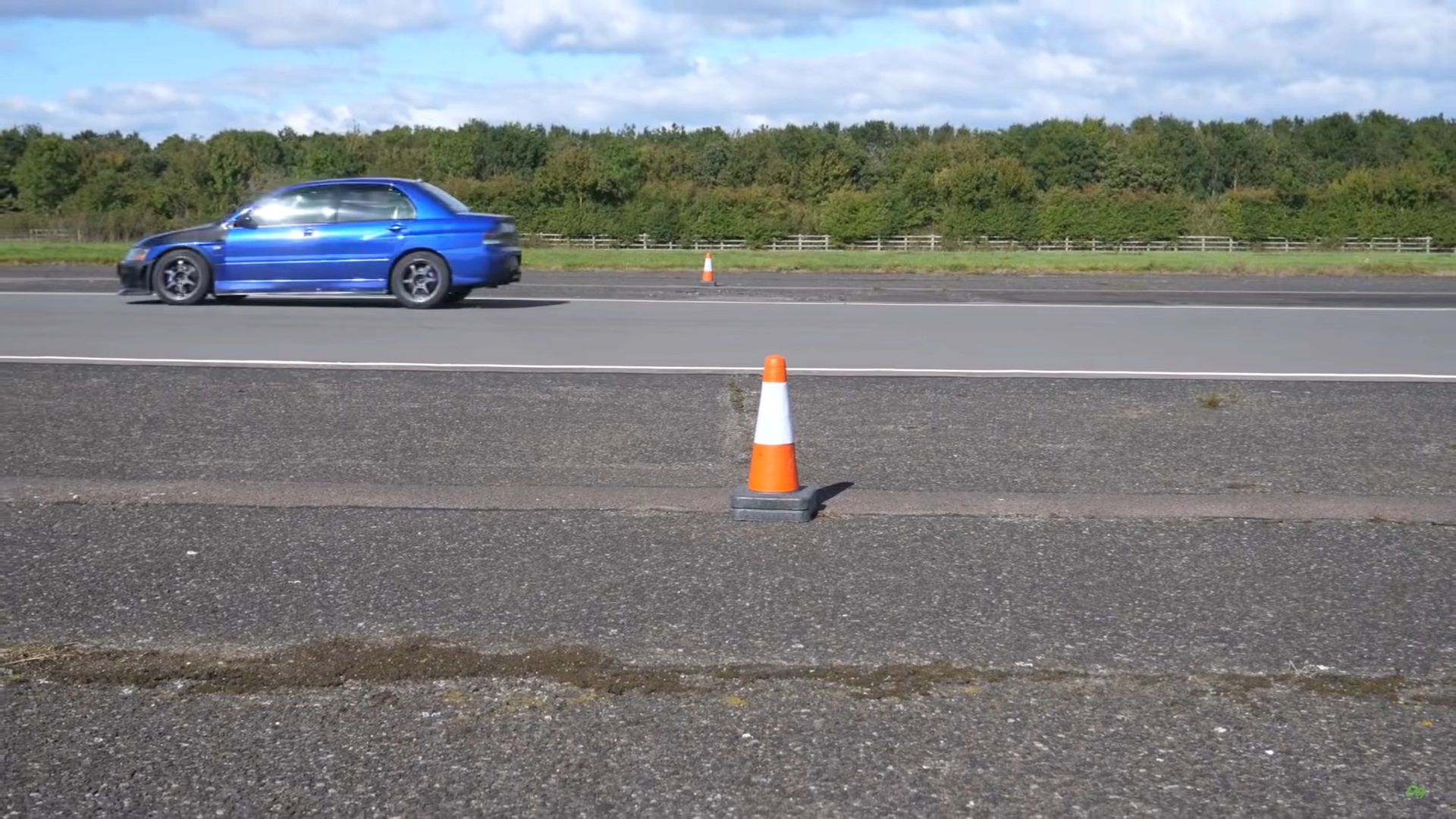 JDM Drag Race: 495 HP Mitsubishi Lancer EVO 7 Versus 488 HP Subaru ...