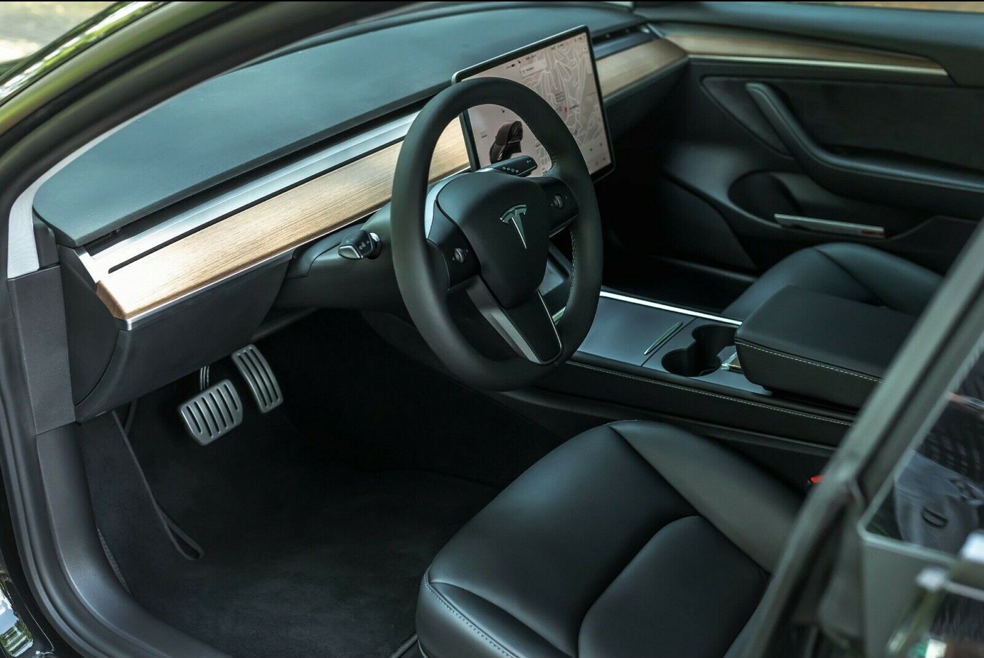 Manhart Put A Grille On The Tesla Model 3 And It Looks Good