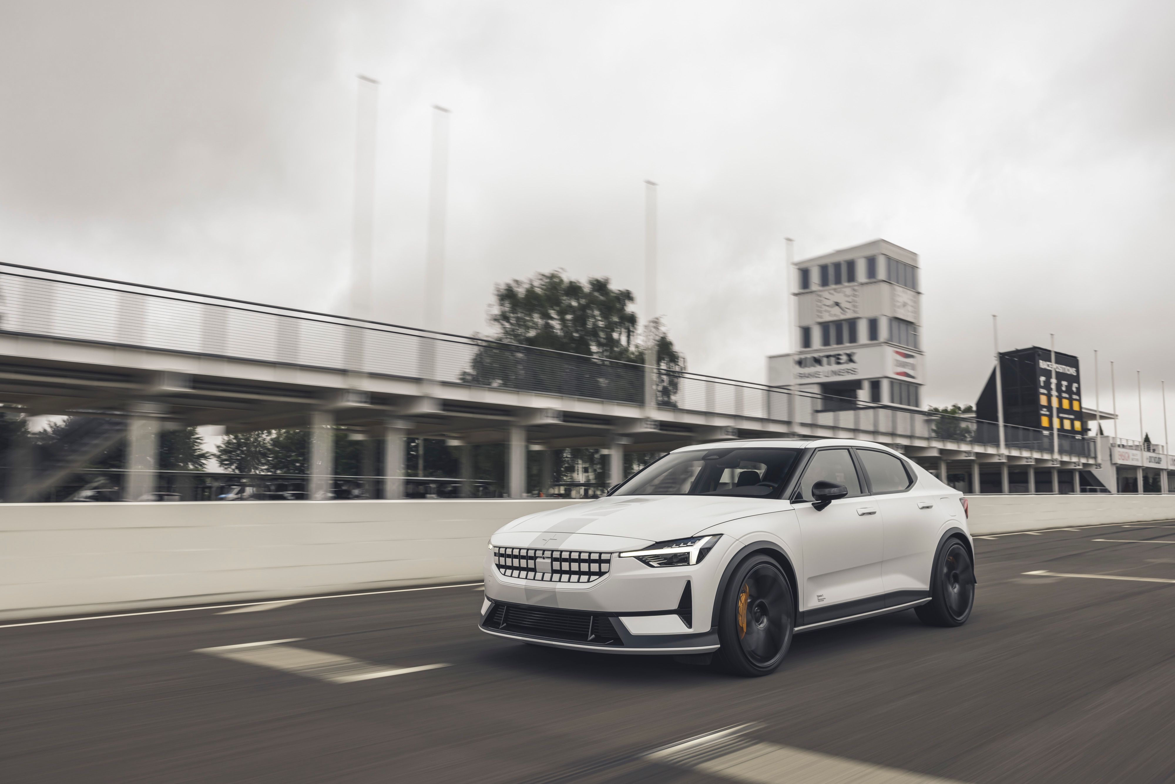 8 Amazing Things about the Polestar 2