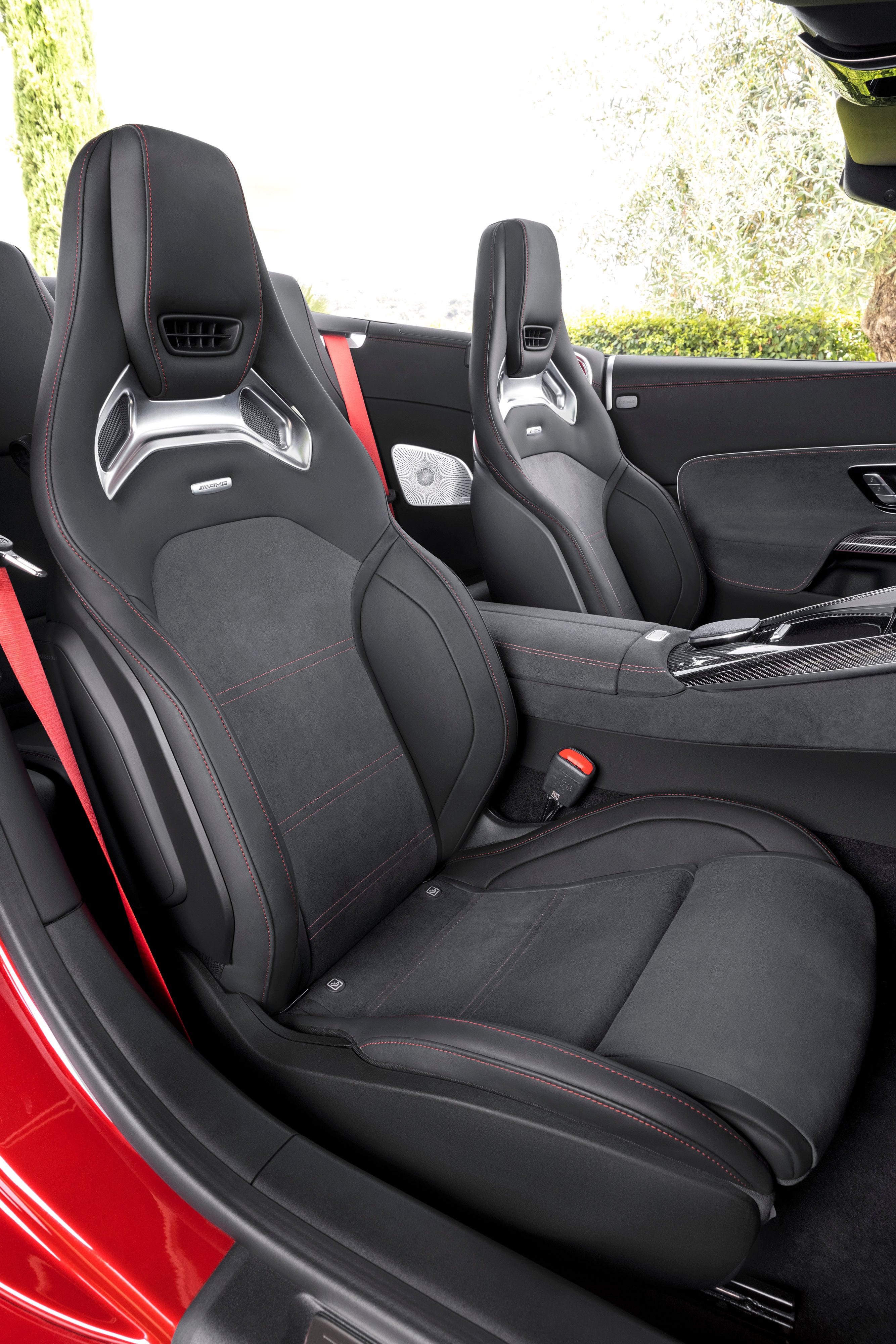 The 2023 Mercedes-AMG SL Debuts With AMG Styling, Sporty Interior, And ...