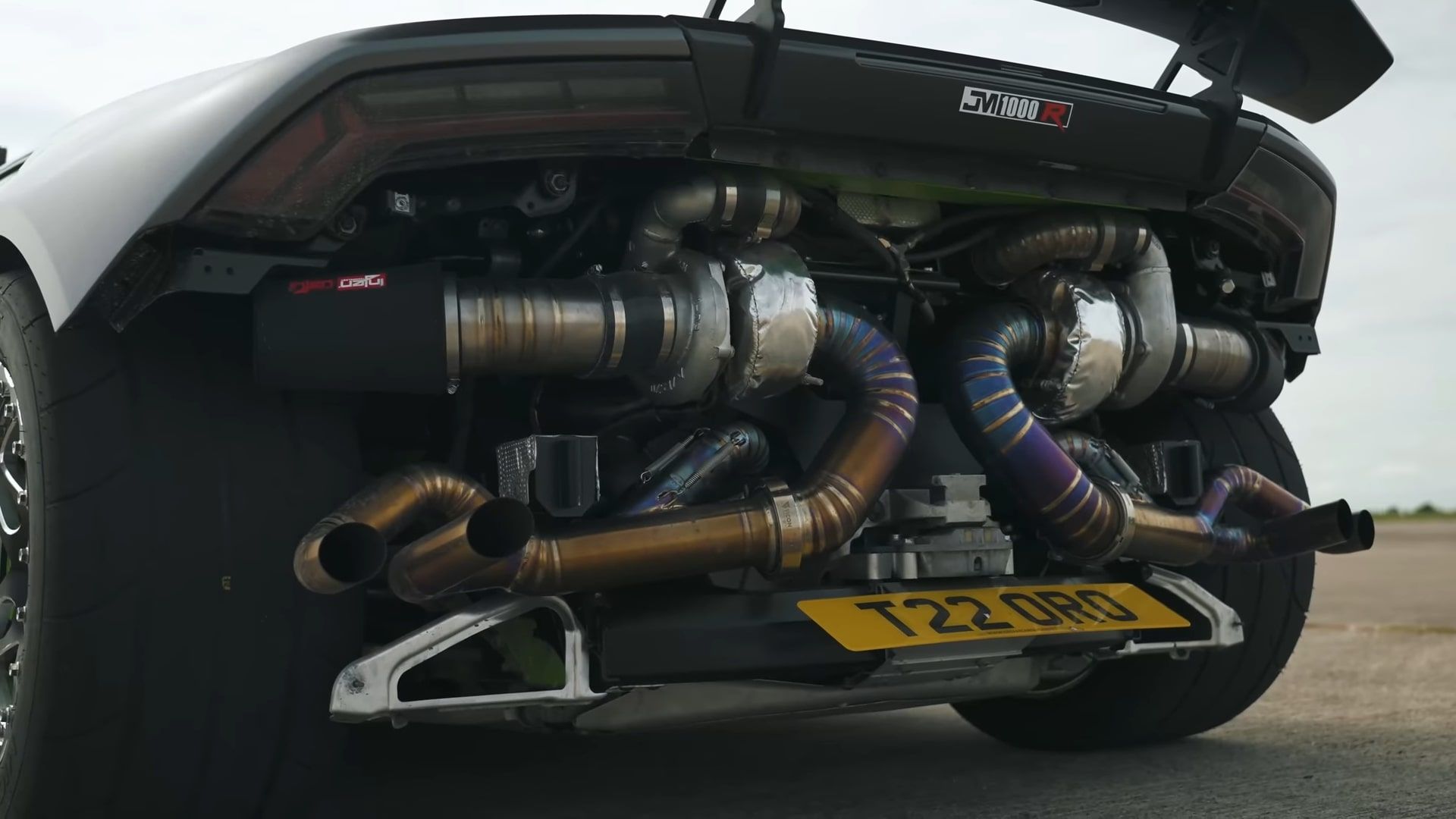 Drag Race: Watch An 1,100-Horsepower, Twin-Turbo Lamborghini Huracan ...