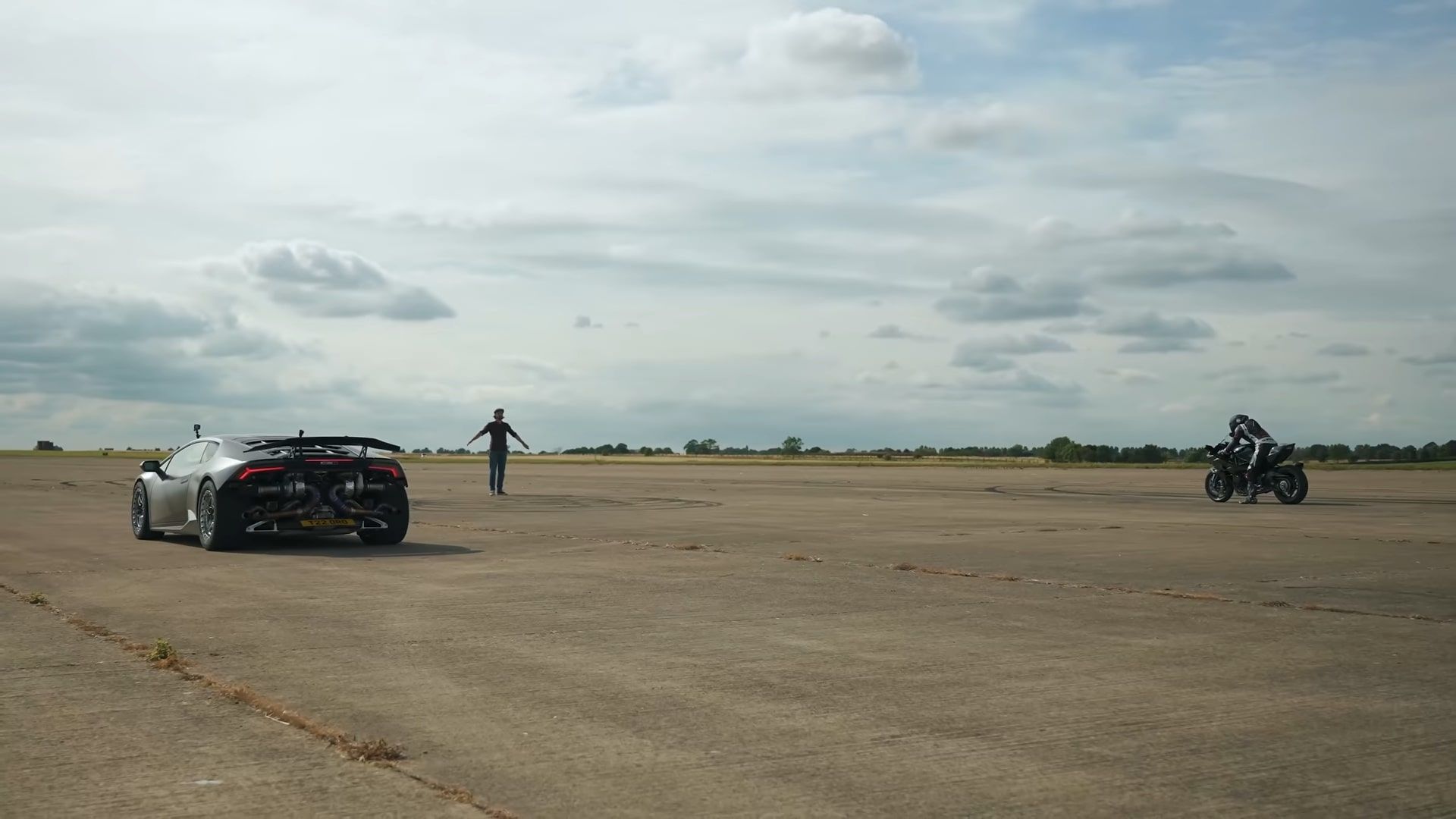 Drag Race: Watch An 1,100-Horsepower, Twin-Turbo Lamborghini Huracan ...